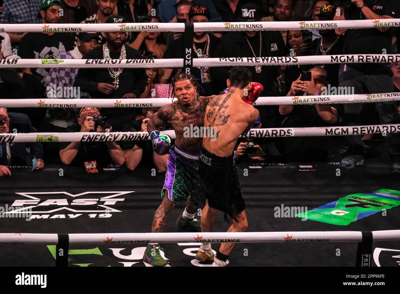 Gervonta davis ryan garcia knockout hi-res stock photography and images ...