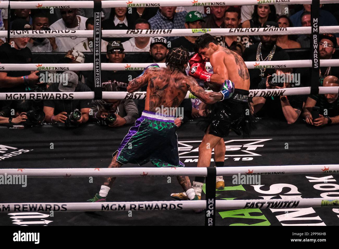 Gervonta davis ryan garcia knockout hi-res stock photography and images ...