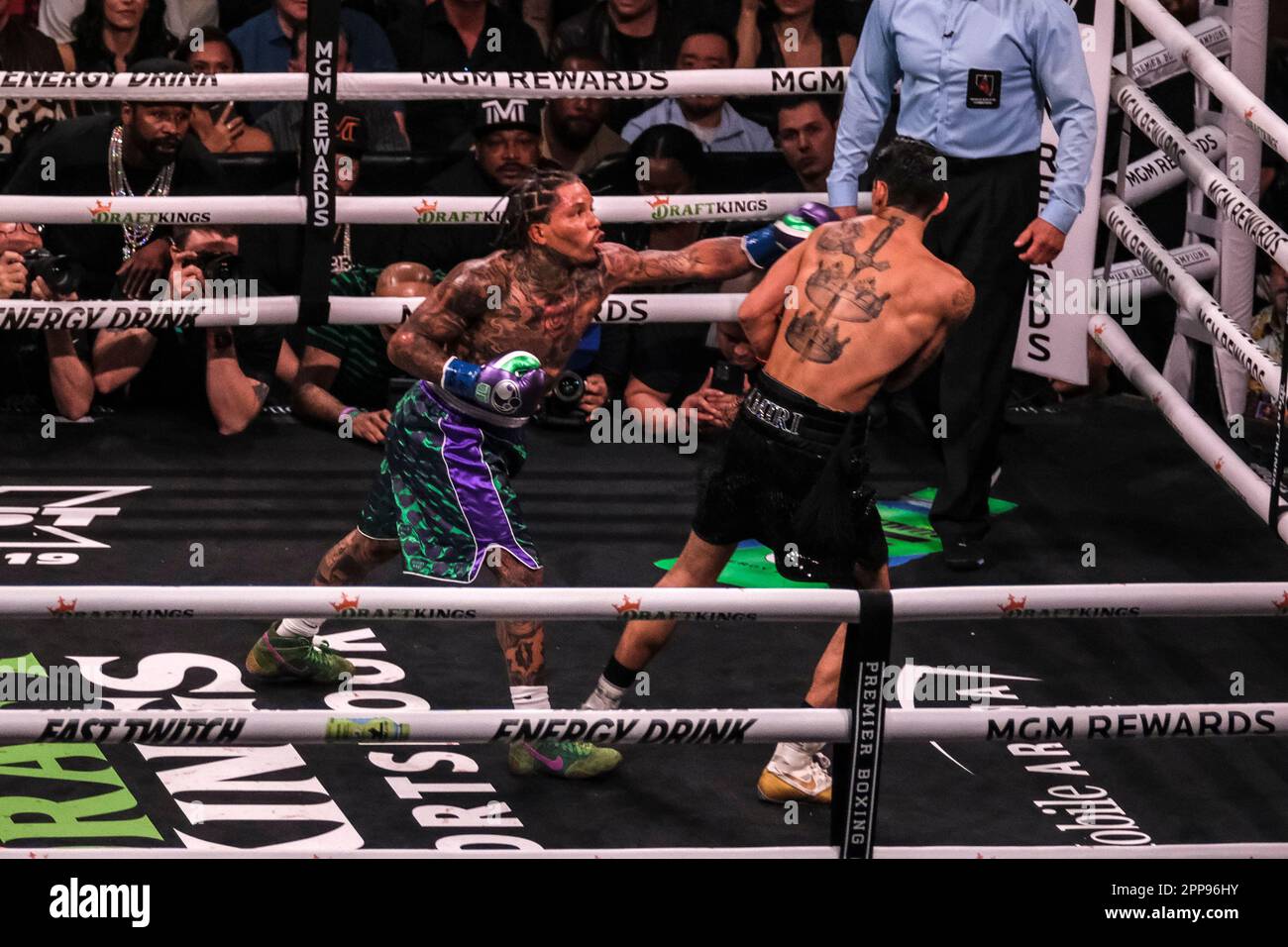 Gervonta davis ryan garcia knockout hi-res stock photography and images ...