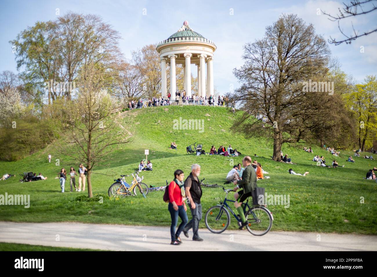 Warmes wetter blumen hi-res stock photography and images - Alamy