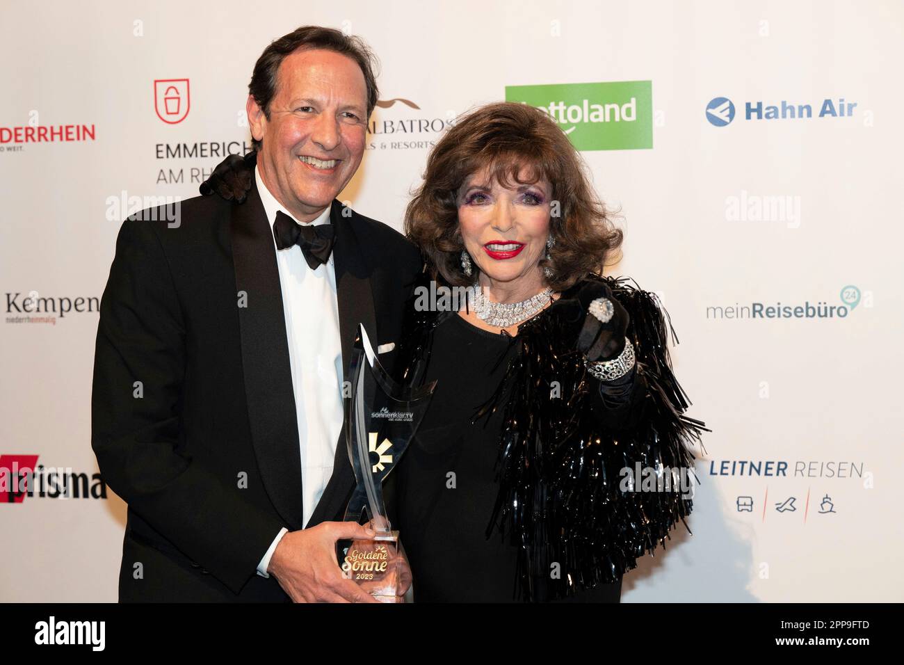 Actress joan collins 2023 hi-res stock photography and images - Alamy