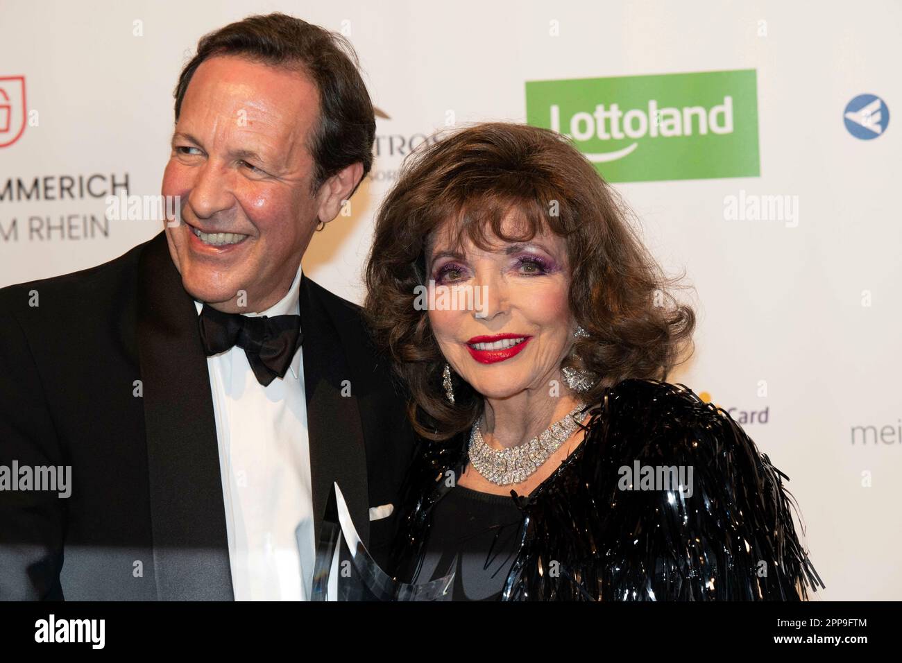 Actress joan collins 2023 hi-res stock photography and images - Alamy