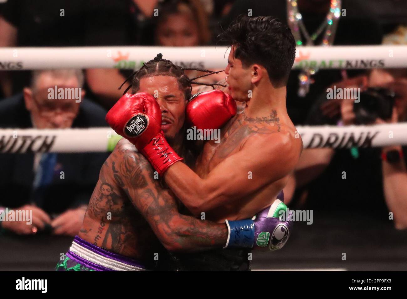 L r gervonta davis and ryan garcia hi-res stock photography and images ...