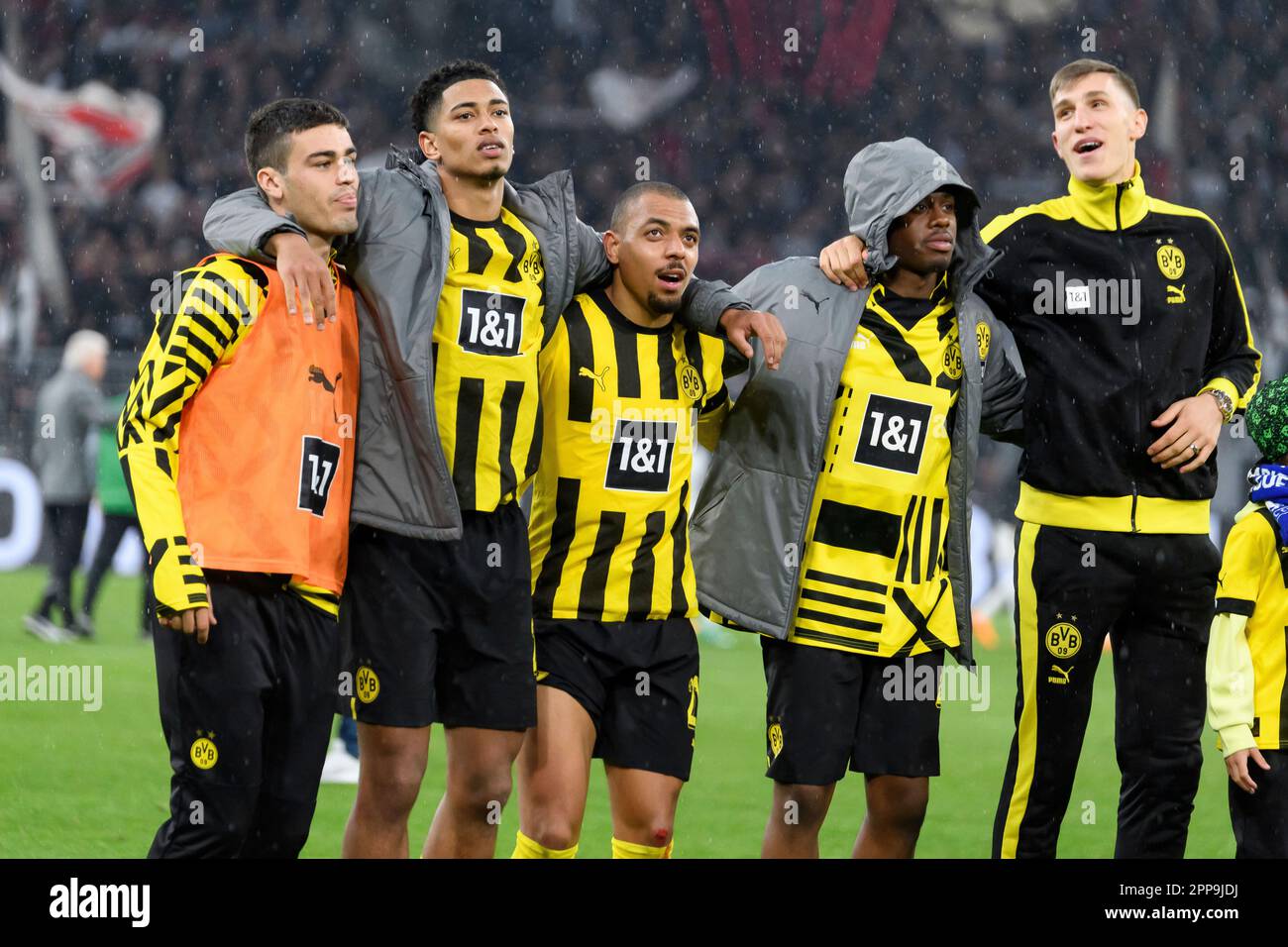 From left to right Giovanni REYNA (DO), Jude BELLINGHAM (DO), Donyell ...