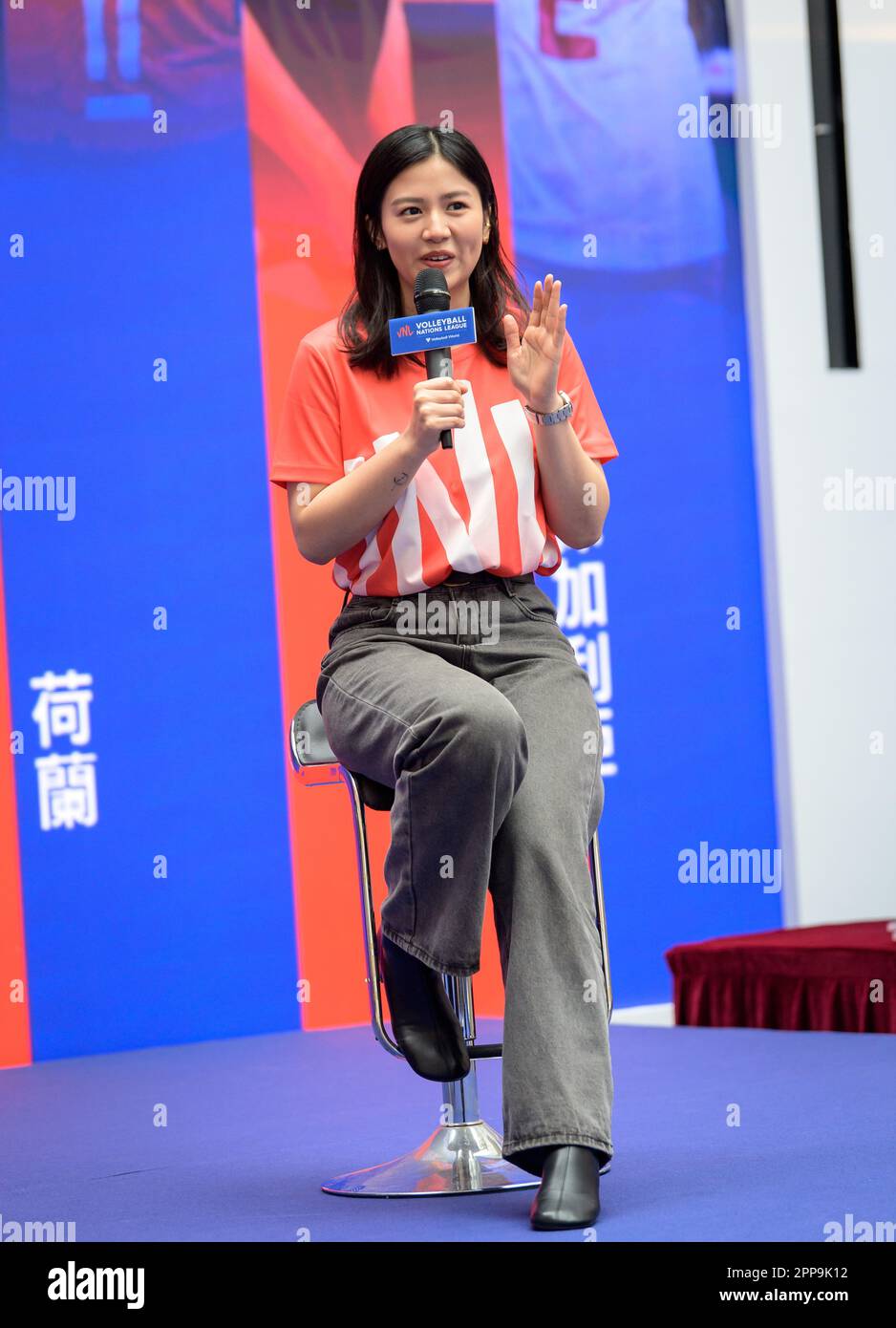Hong Kong, China. 22nd Apr, 2023. Volleyball fan actress Renci Yeung (R ...