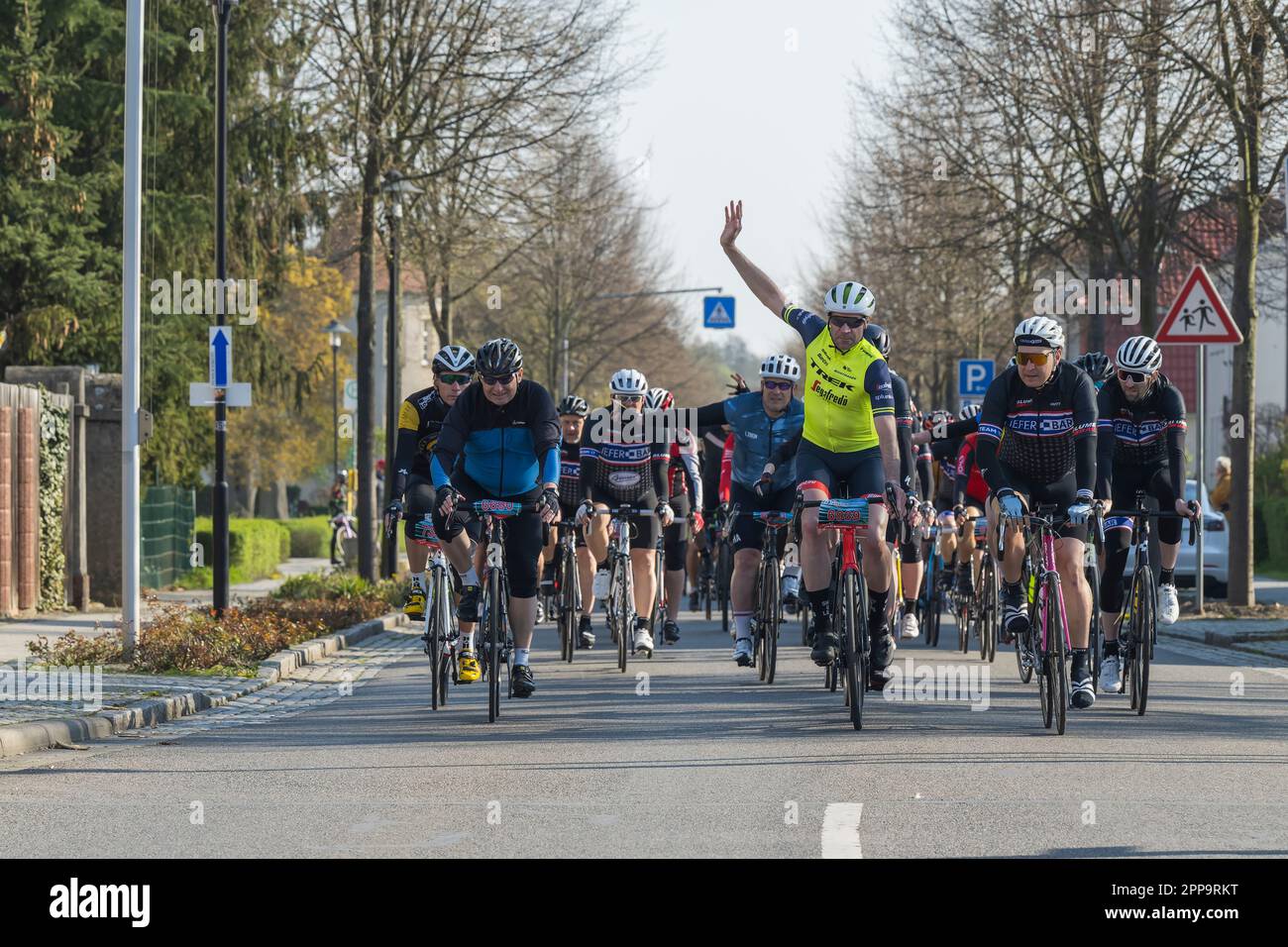 Professional cyclist hi-res stock photography and images - Alamy