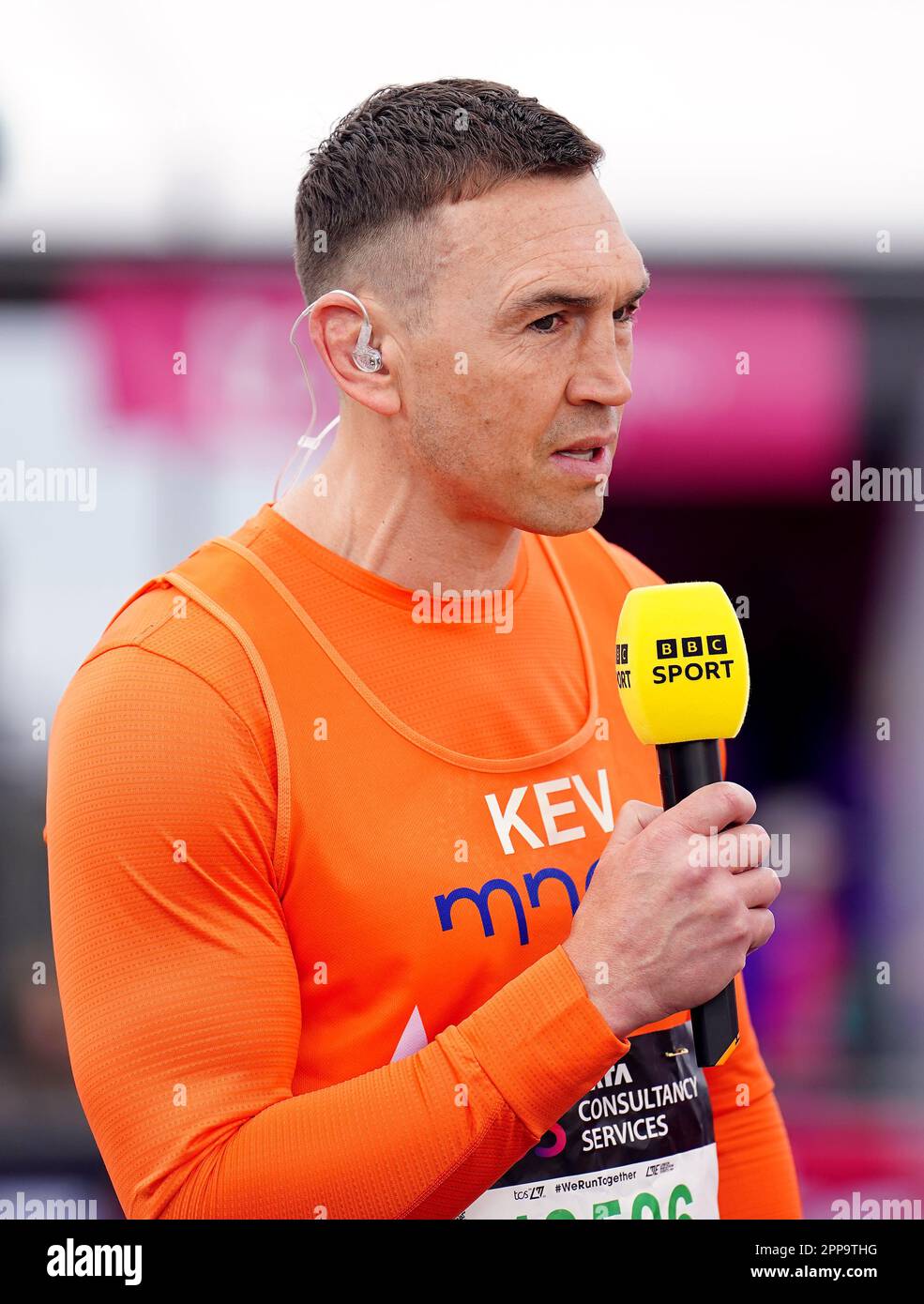 Kevin Sinfield before the start of the TCS London Marathon. Picture ...