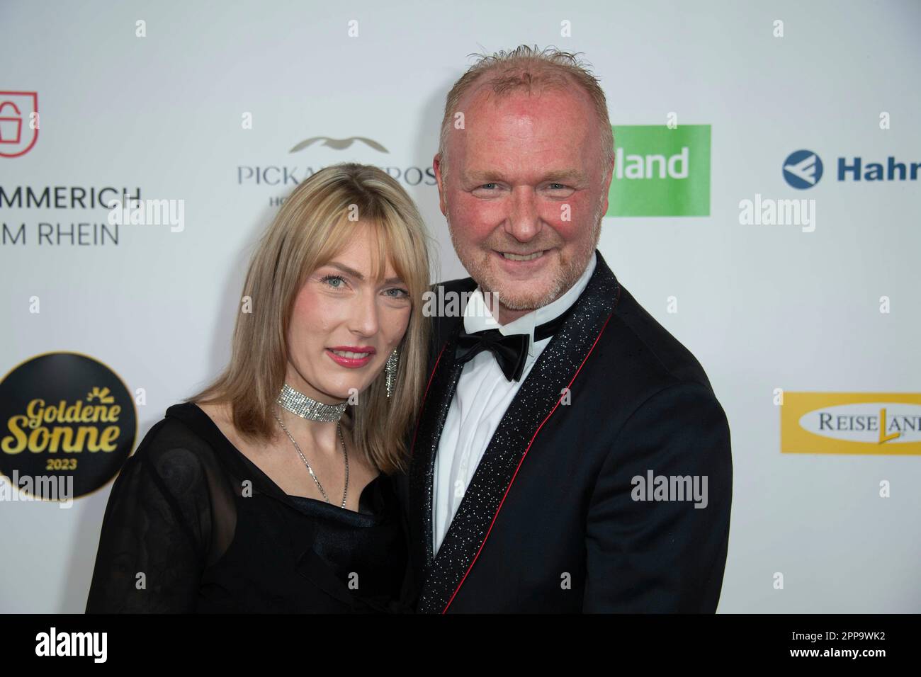 Calcar, Deutschland. 22nd Apr, 2023. Frank NEUNFELS, singer, and Sarah ...