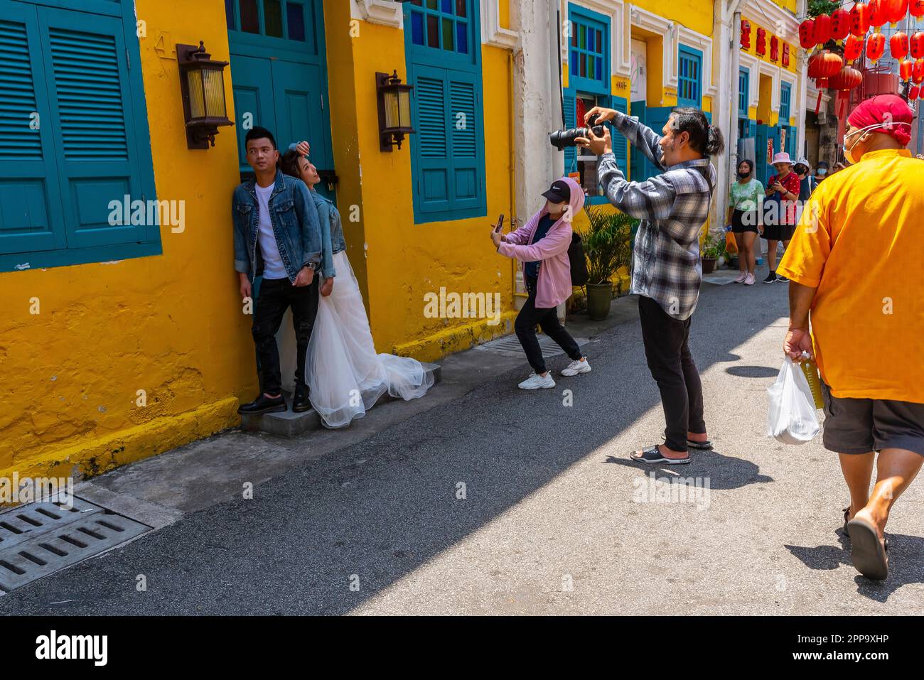 Cluster of pre war shophouses hi-res stock photography and images - Alamy