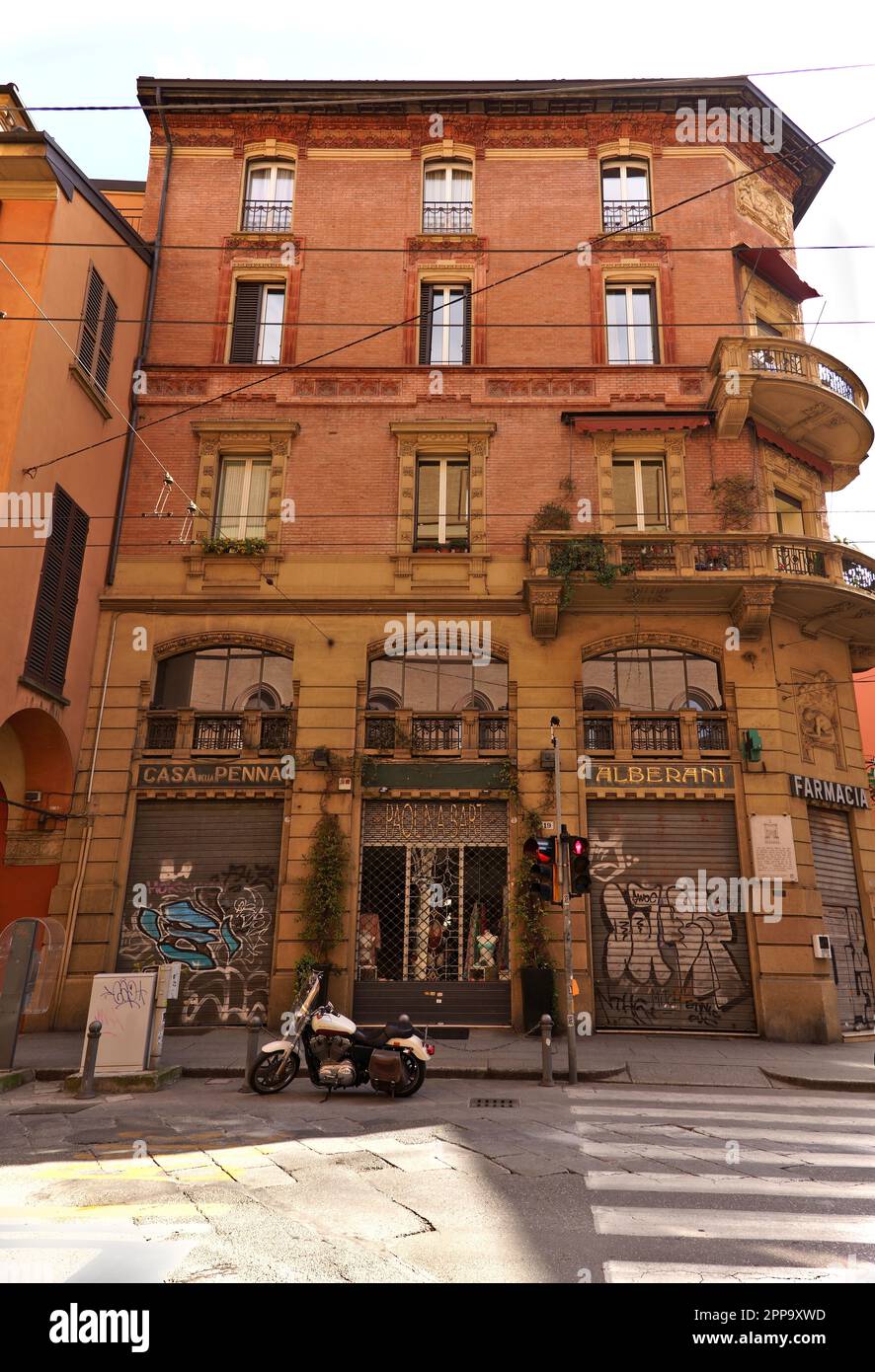 Typical building of Bologna downtown (Italy Stock Photo - Alamy