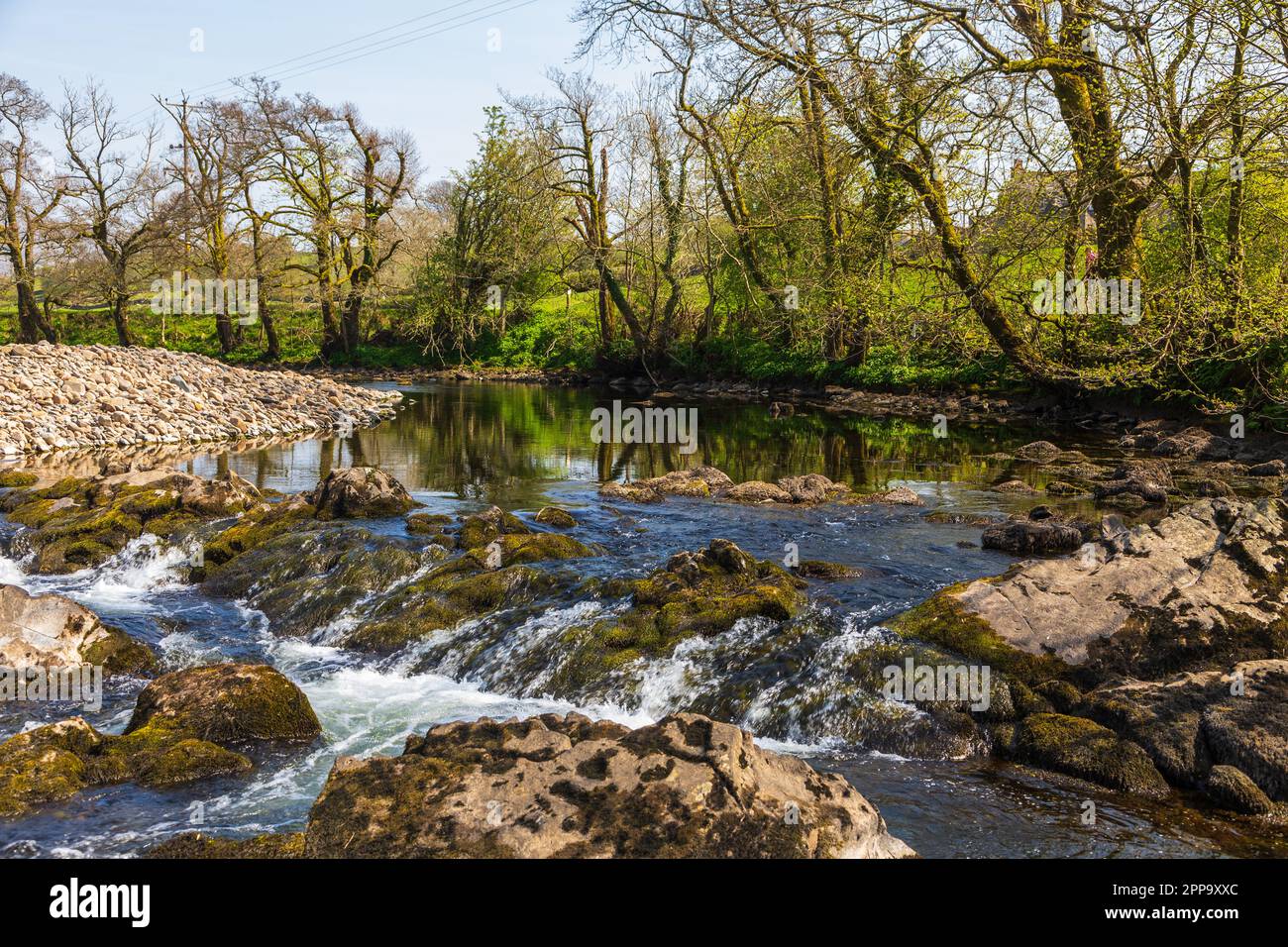 View of the Rawthey River in Sedbergh, Yorkshire Dales, Cumbria ...
