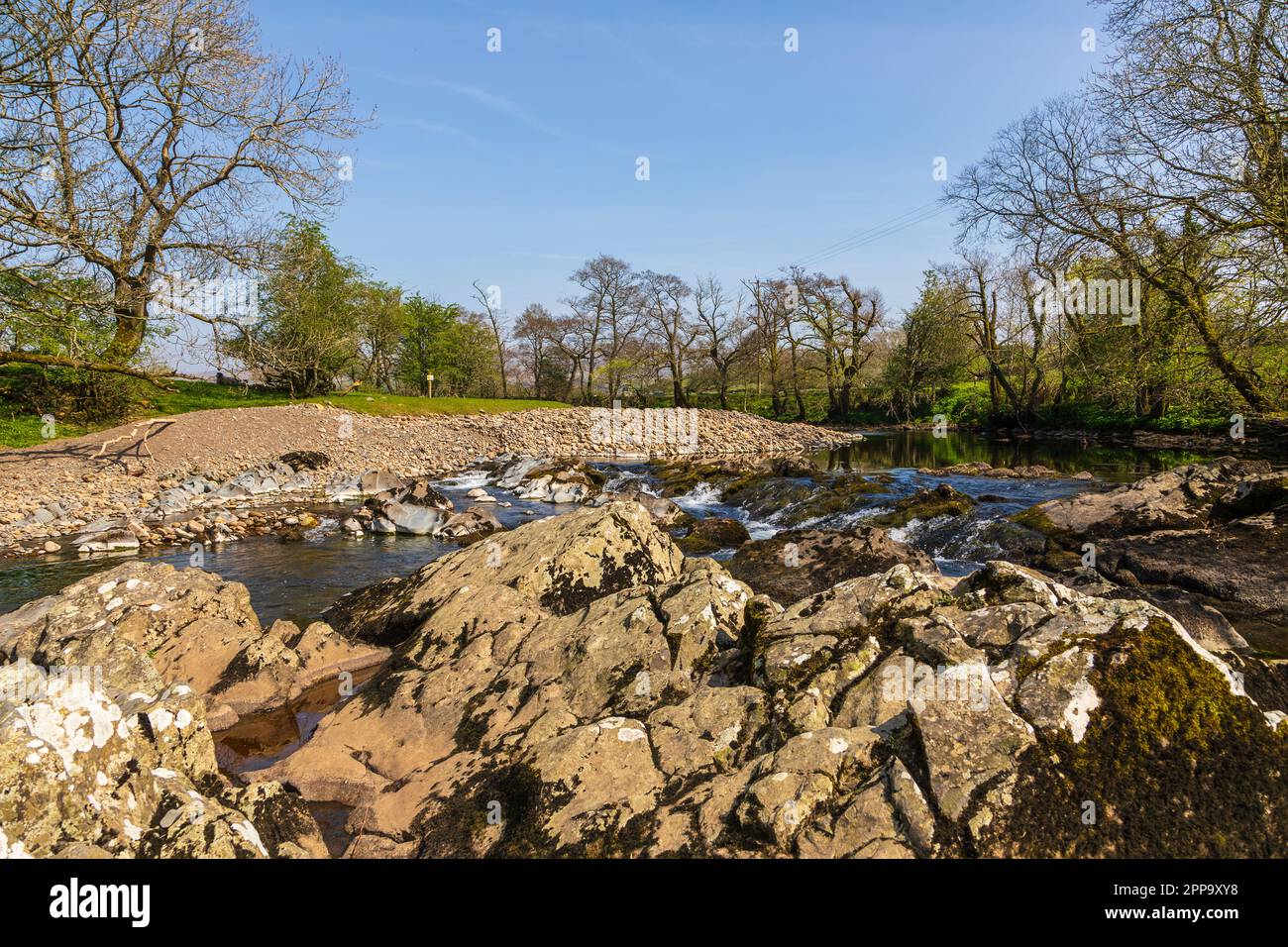 View of the Rawthey River in Sedbergh, Yorkshire Dales, Cumbria ...