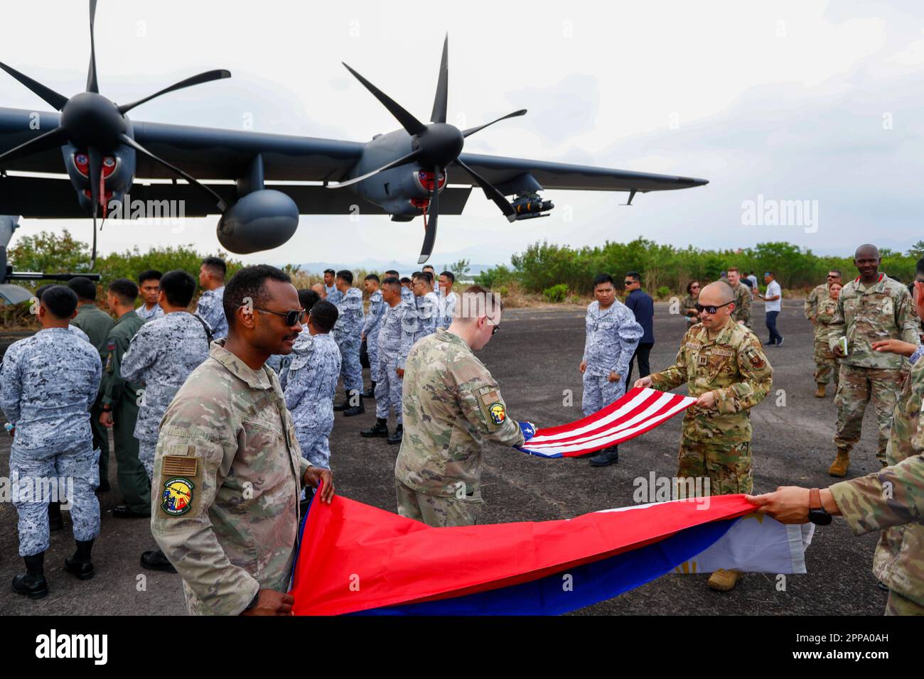 Subic Bay, Bataan, The Philippines. 23rd Apr, 2023. Filipino soldiers ...