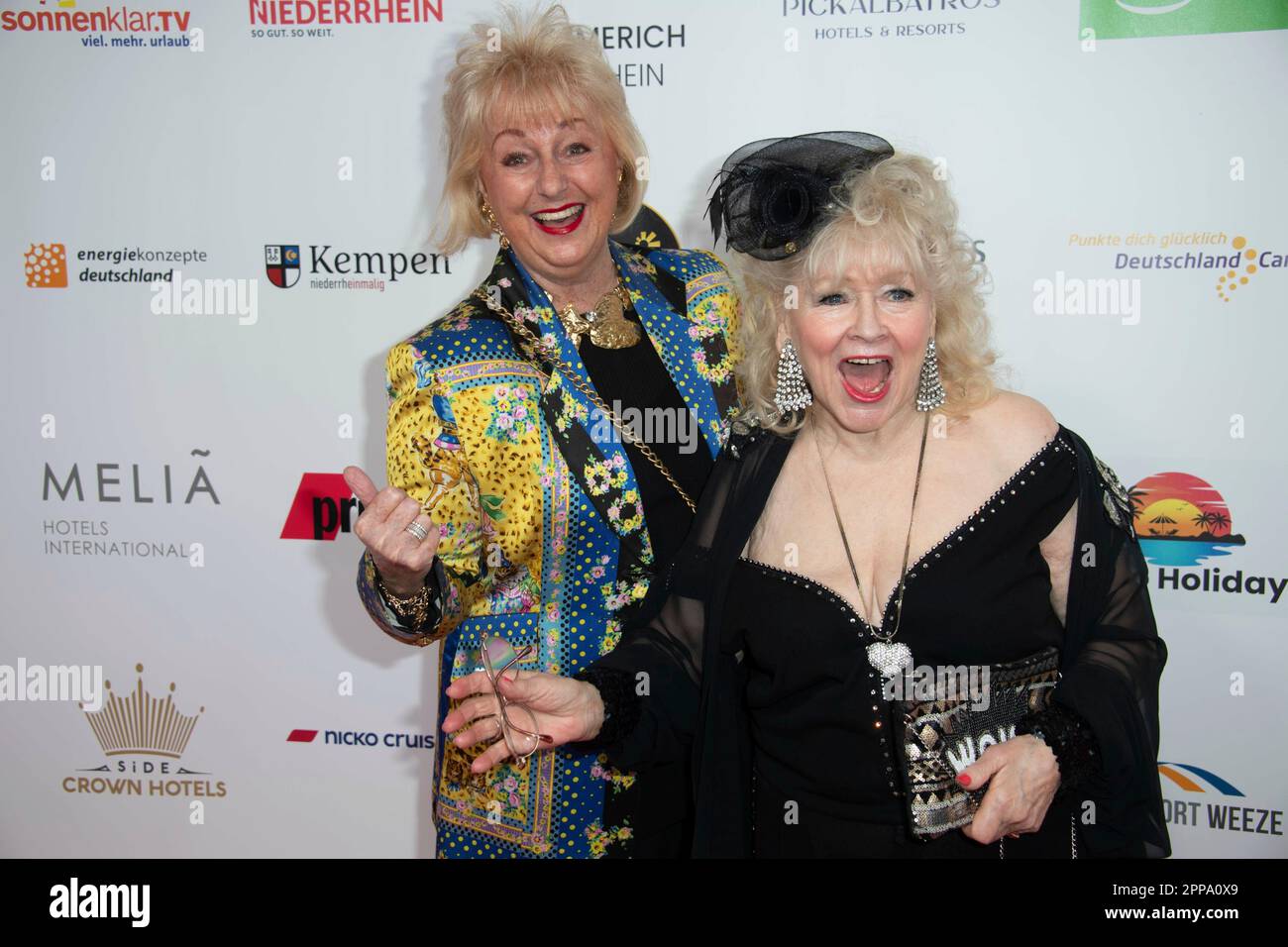 Calcar, Deutschland. 22nd Apr, 2023. left to right Stephanie Stefanie ...