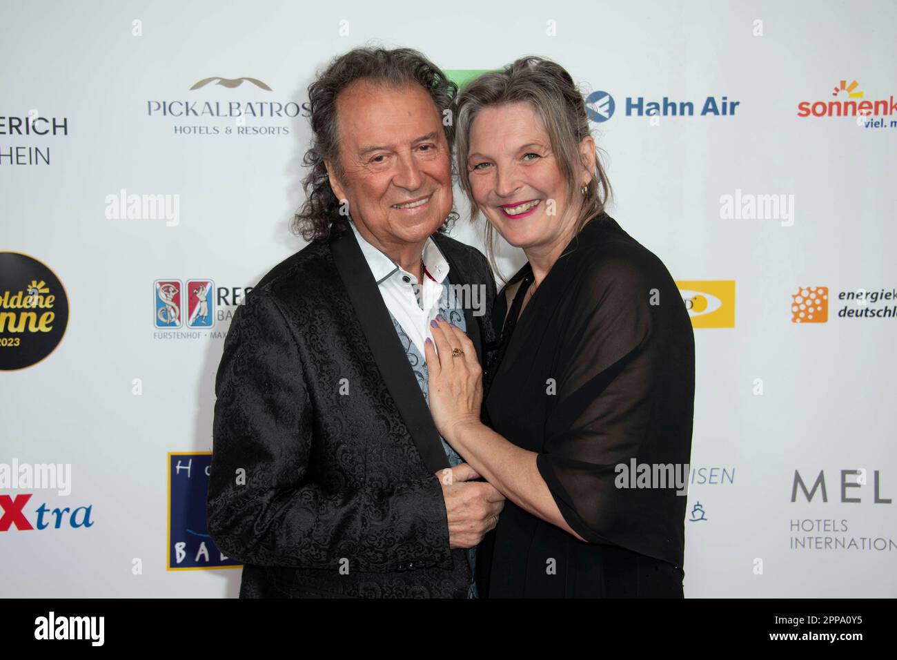 Calcar, Deutschland. 22nd Apr, 2023. Chris ANDREWS, singer and wife ...