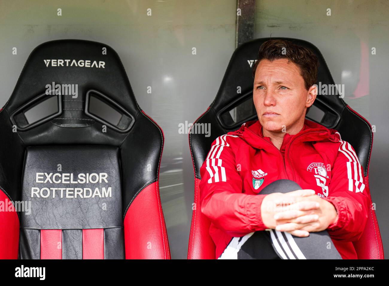 Rotterdam - Head Coach Jessica Torny of Feyenoord V1 during the match ...