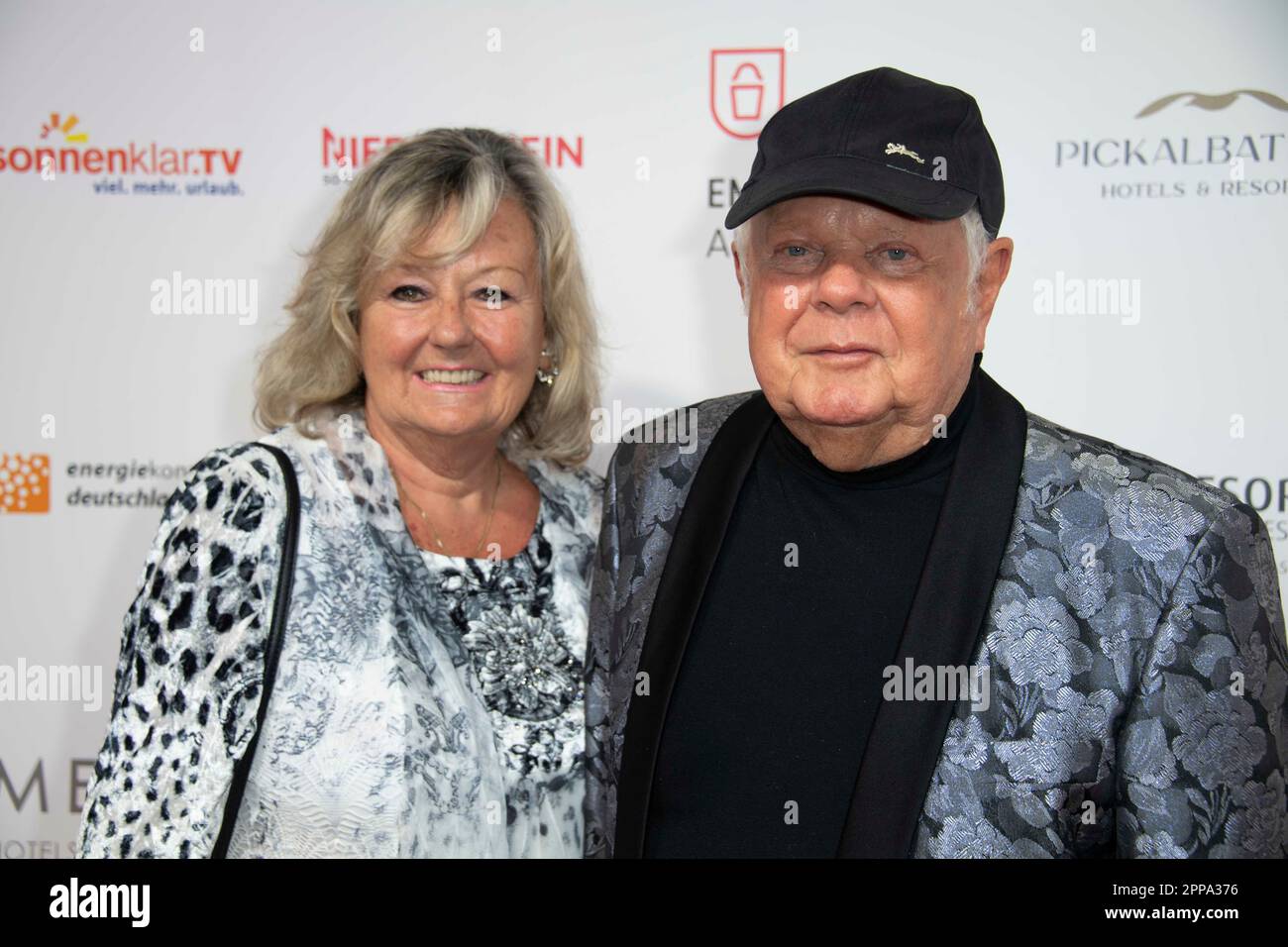 Calcar, Deutschland. 22nd Apr, 2023. Grahsm BONNEY, Saenger, with his ...