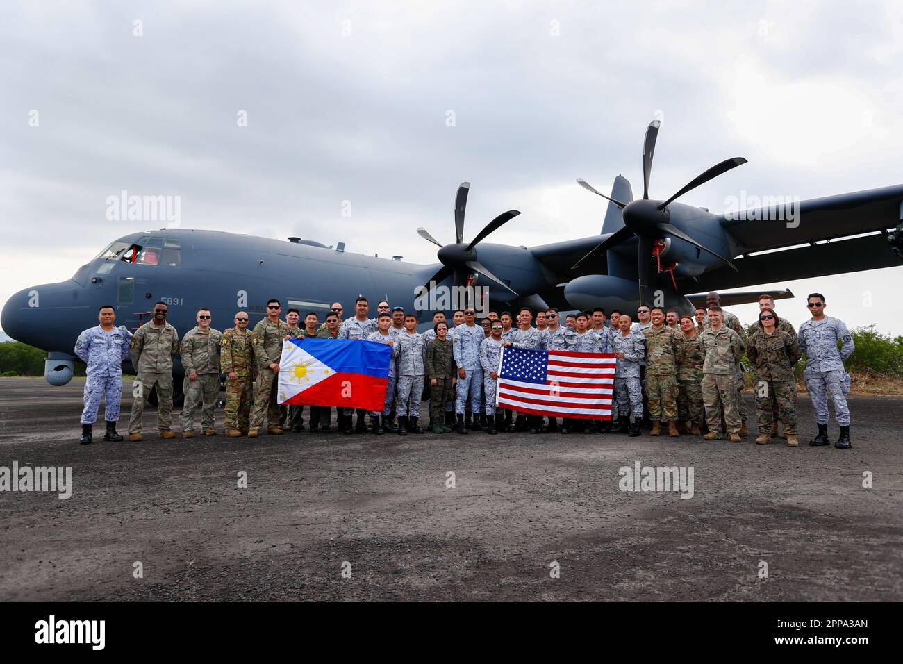 Subic Bay, Bataan, The Philippines. 23rd Apr, 2023. Filipino soldiers ...