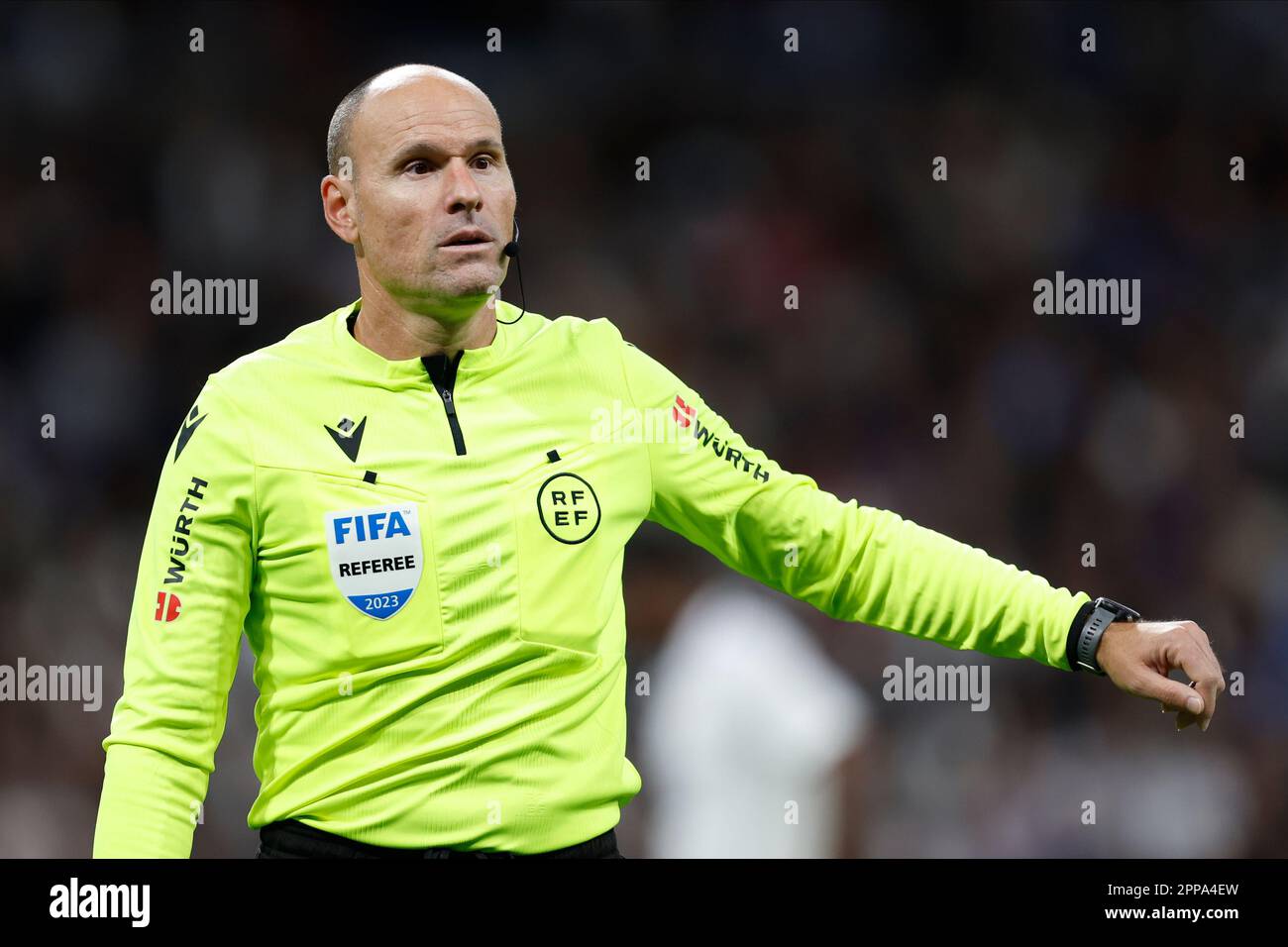 The referee Antonio Mateu Lahoz during the La Liga match between Real ...
