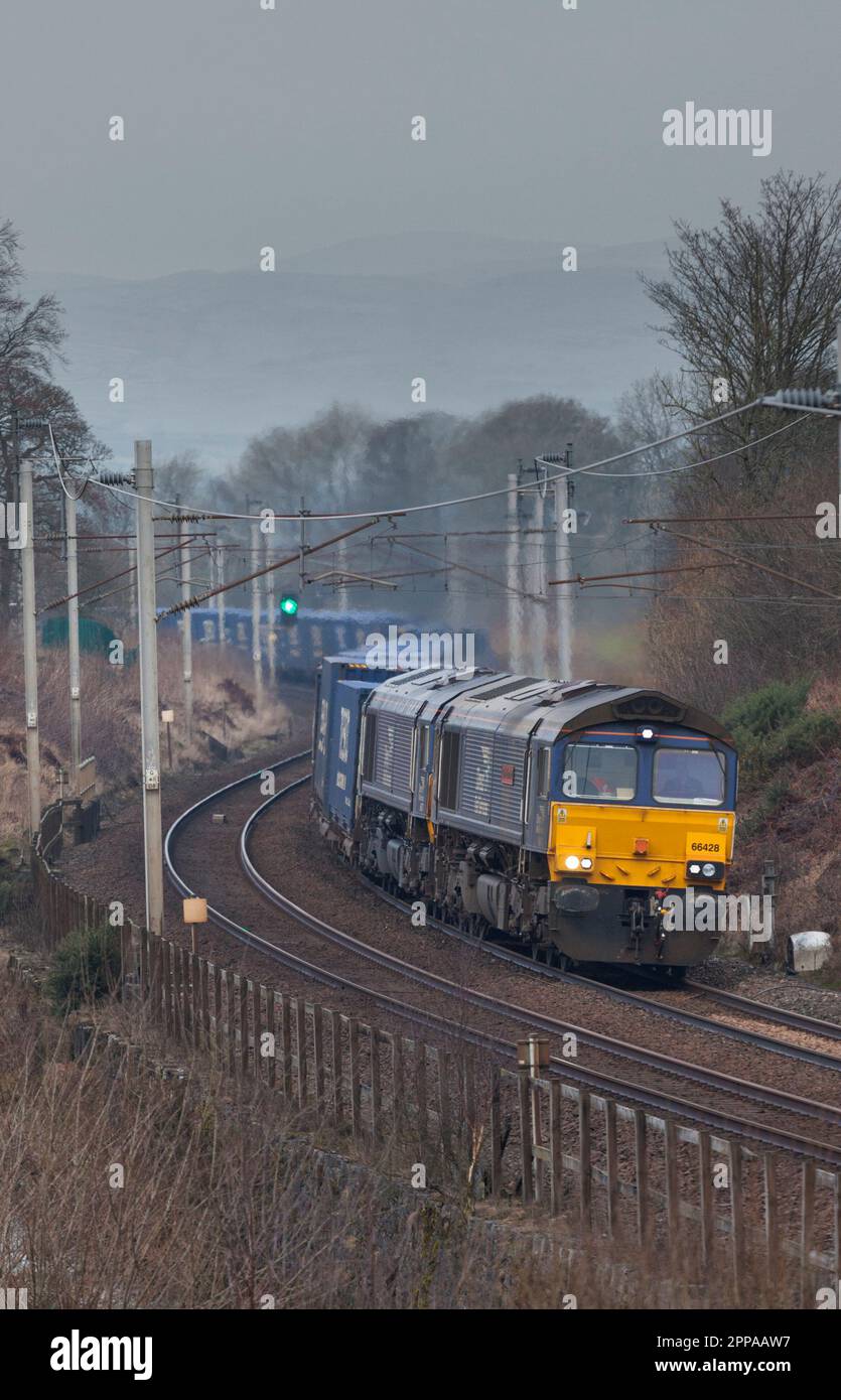 2 Direct Rail Services class 66 locomotives haul the Daventry - Mossend ...
