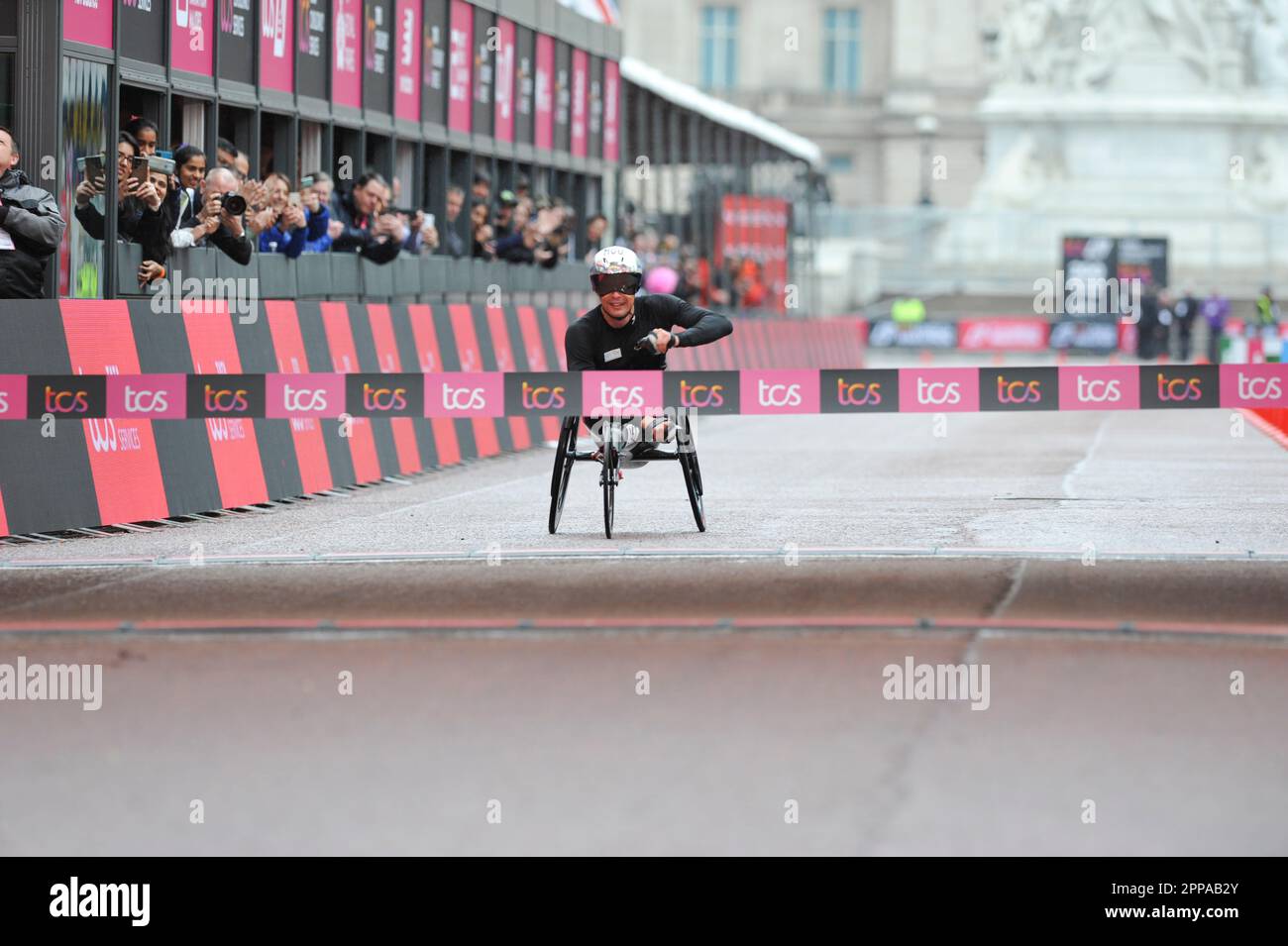 London, UK. 23rd Apr, 2023. Marcel Hug (SUI) about to win the 2023 T53 ...