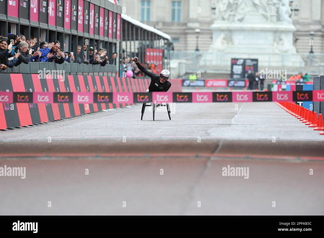 London, UK. 23rd Apr, 2023. Marcel Hug (SUI) about to win the 2023 T53 ...