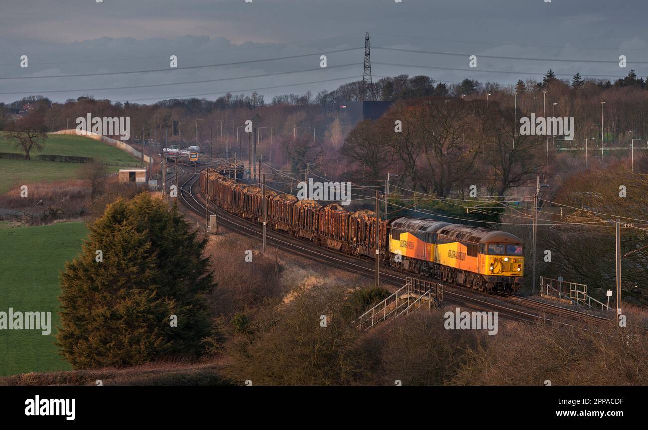 Colas Railfreight class 56 locomotives 56094 + 56090 hauling a long ...