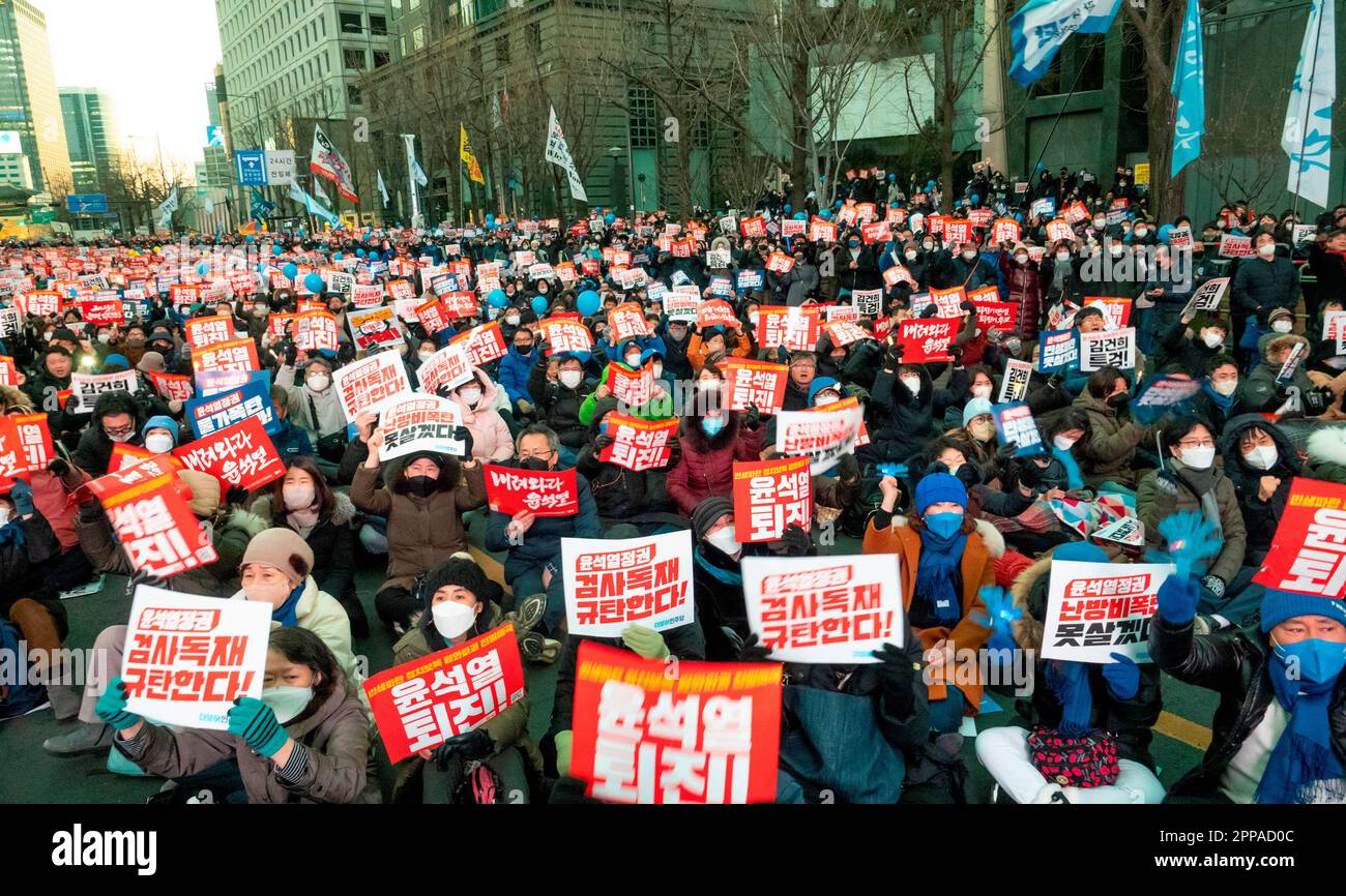 Demo demanding the resignation of South Korean President Yoon, Feb 4 ...