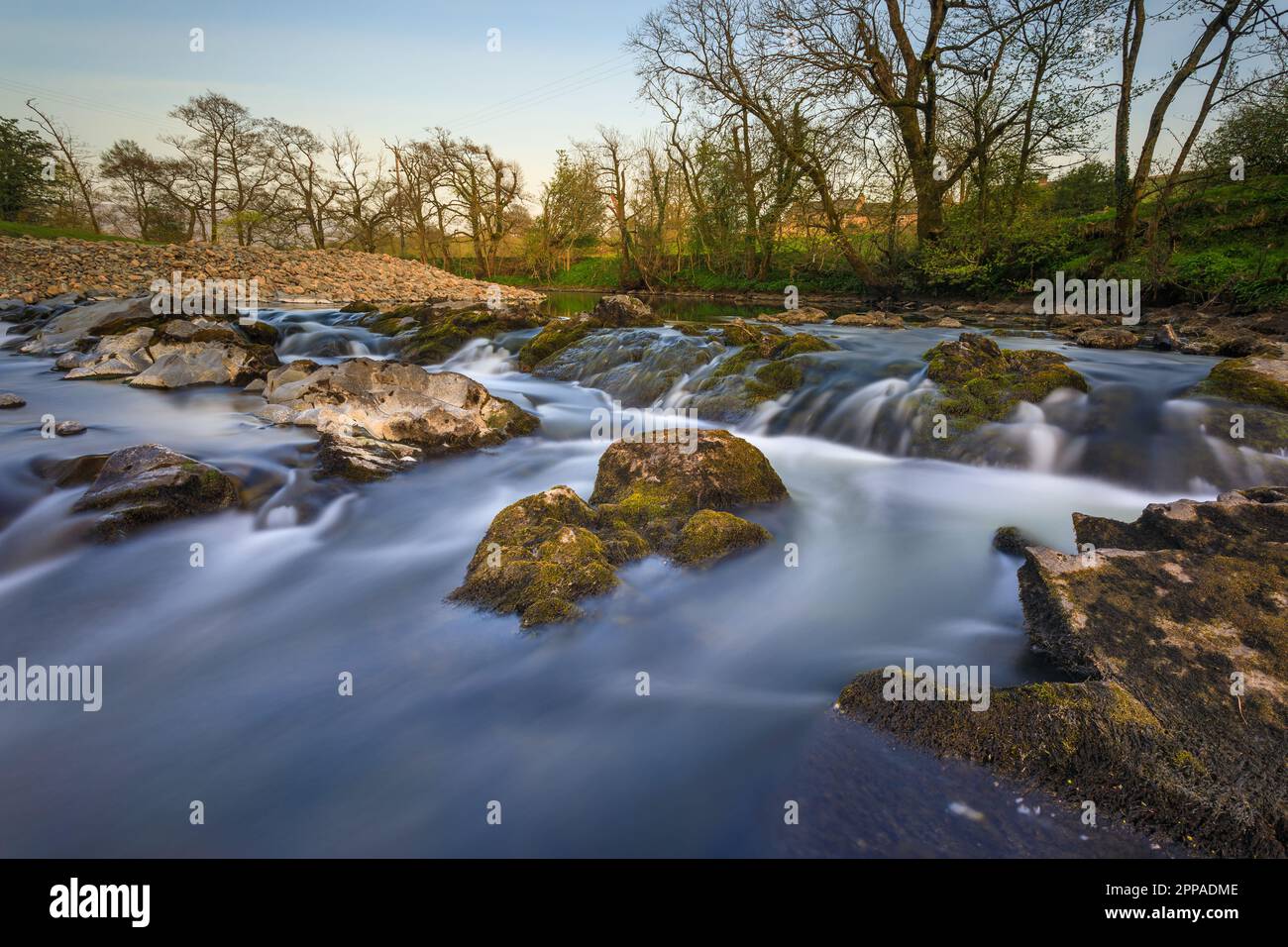 View of the Rawthey River in Sedbergh, Yorkshire Dales, Cumbria ...