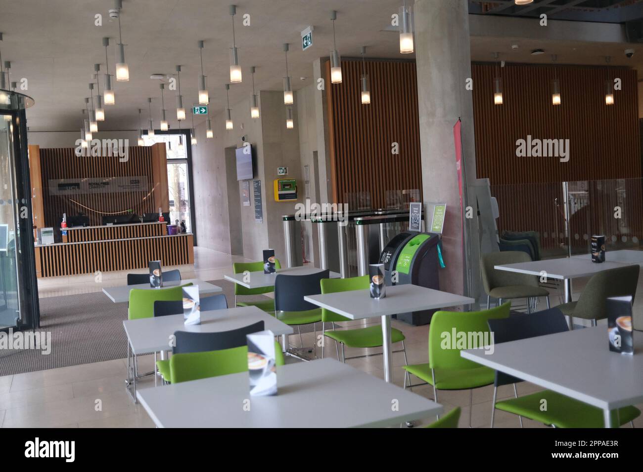 Cafe near hospital hi-res stock photography and images - Alamy