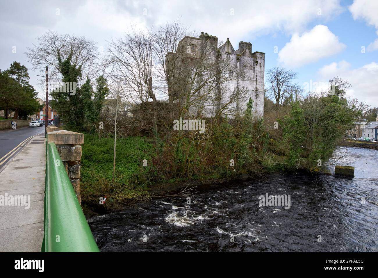 Eske castle hi-res stock photography and images - Alamy