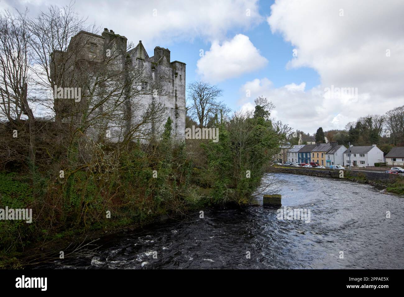 Donegal castle county donegal hi-res stock photography and images - Alamy