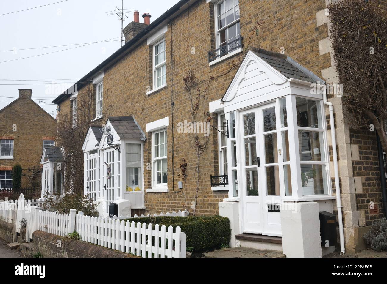 Cottages of distinction hi-res stock photography and images - Alamy