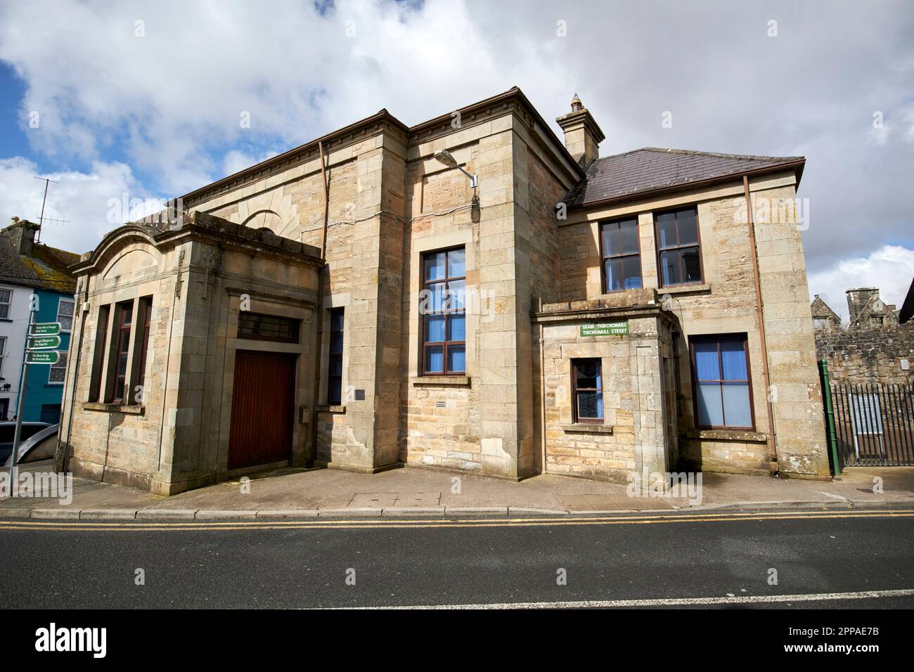 Courthouse building county donegal hi-res stock photography and images ...