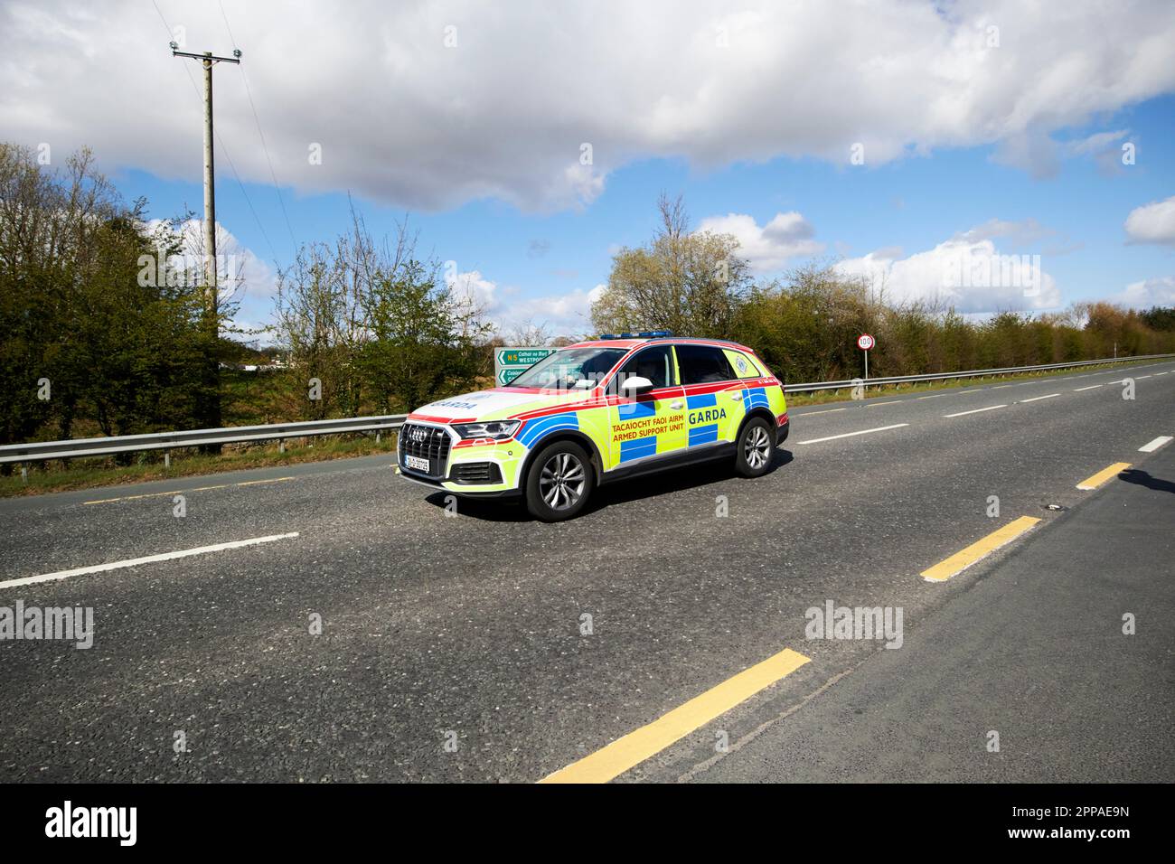 Garda armed support unit hi-res stock photography and images - Alamy