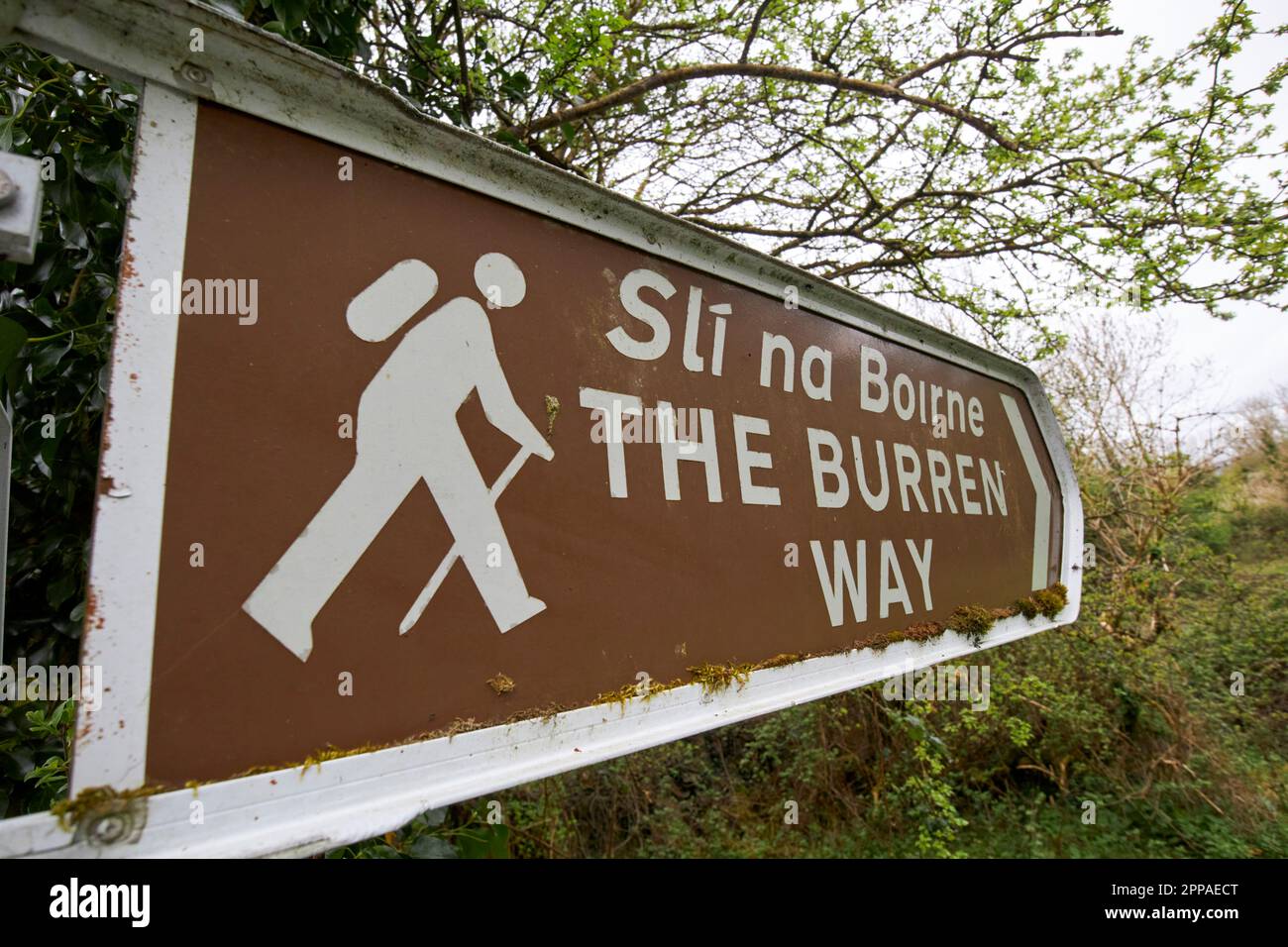 Walking routes ireland hi-res stock photography and images - Alamy