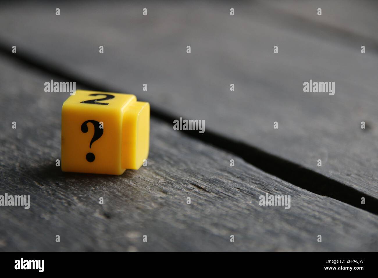 Minimal question sign hi-res stock photography and images - Alamy