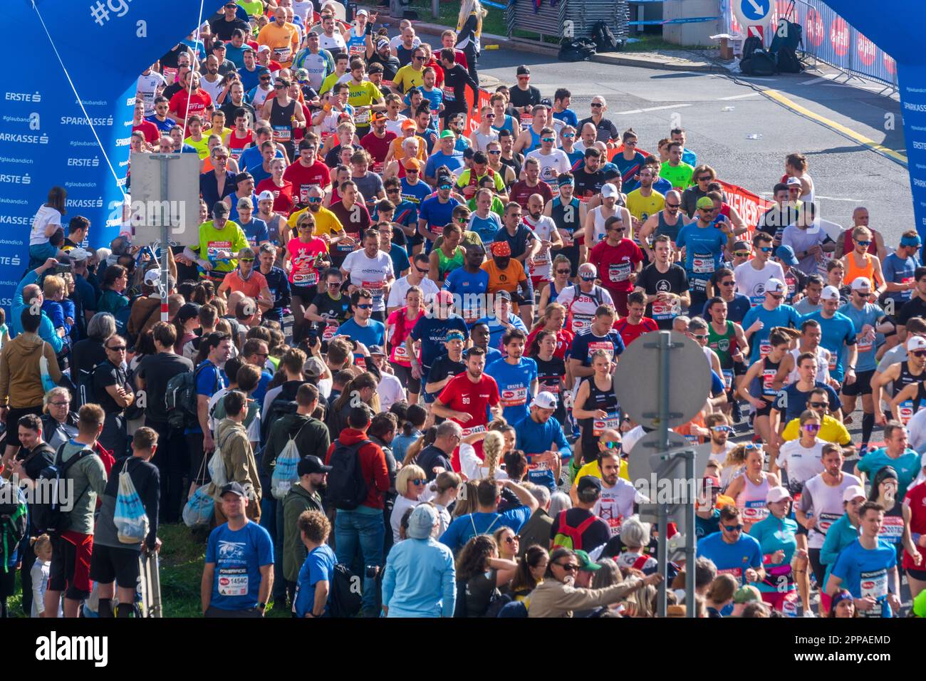 Vienna: start of 40. Vienna City Marathon, runner in 22. Donaustadt ...