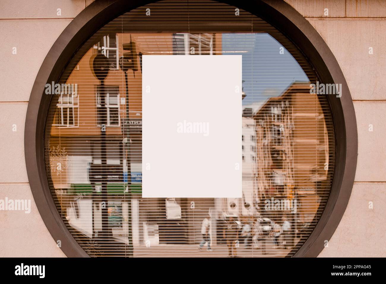 Blank circular sign hi-res stock photography and images - Alamy