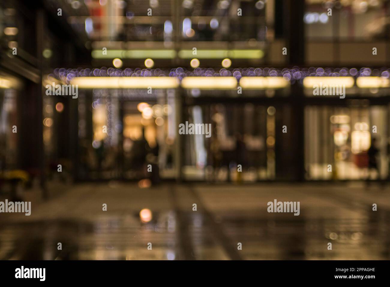 Illumination stores hi-res stock photography and images - Alamy