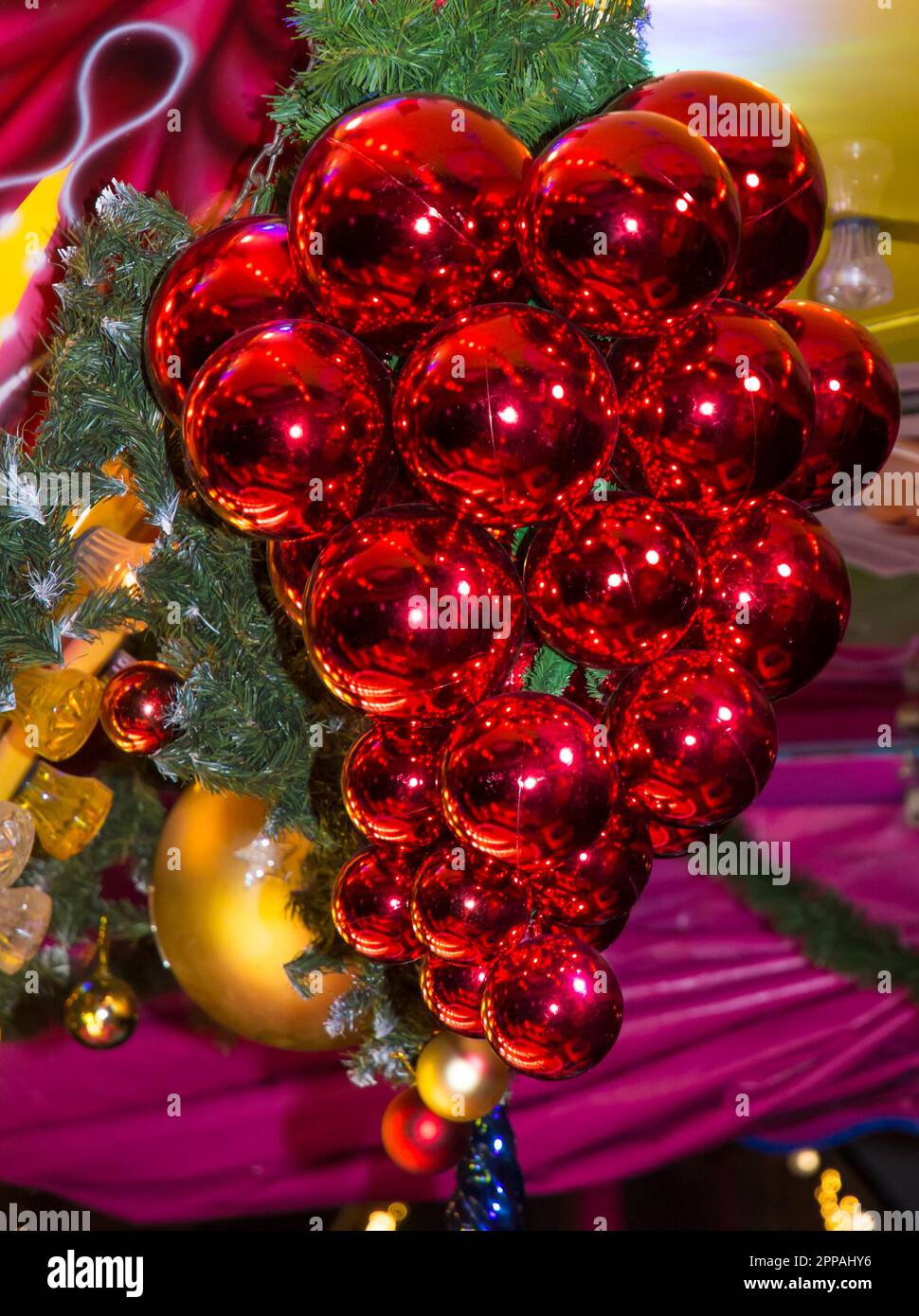 Bunch of baubles hi-res stock photography and images - Alamy