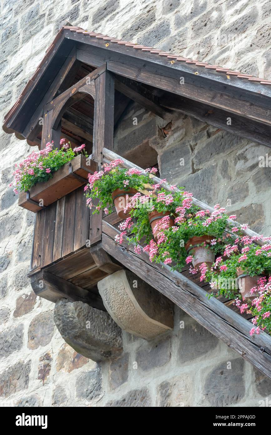 Medieval deco hi-res stock photography and images - Alamy