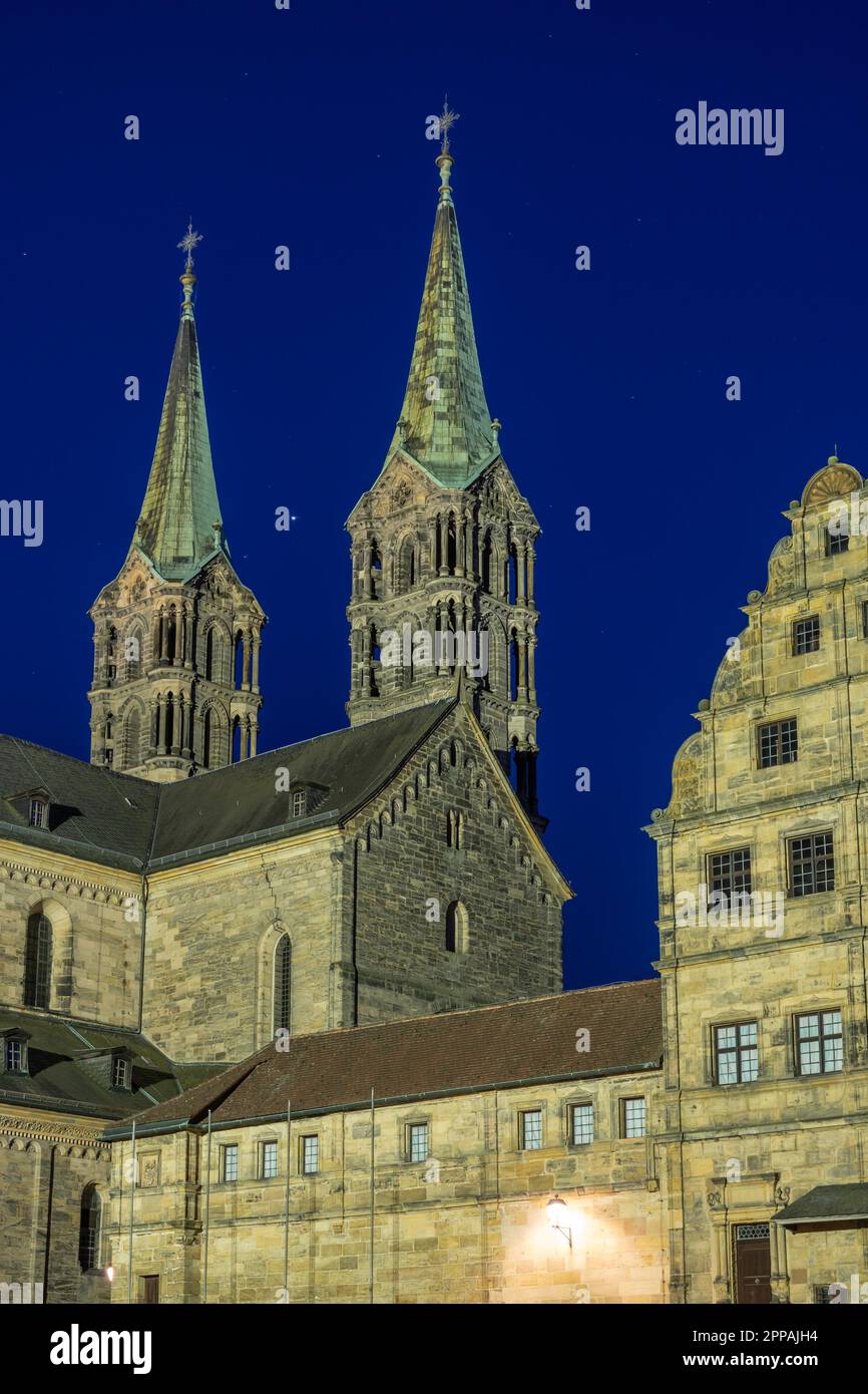 Illuminated cathedral of Bamberg at night Stock Photo - Alamy