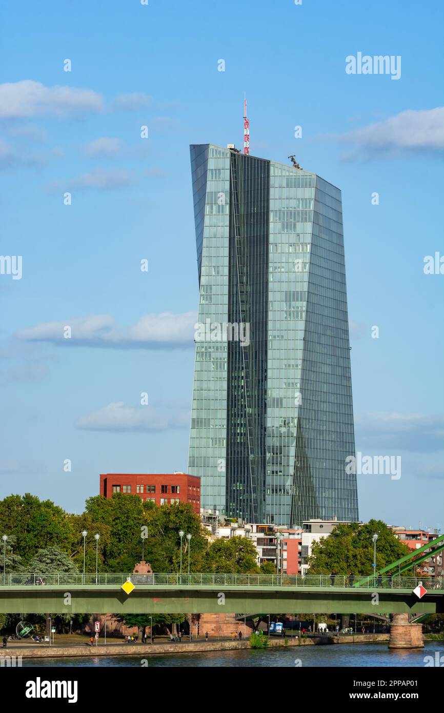 European bank invest hi-res stock photography and images - Alamy
