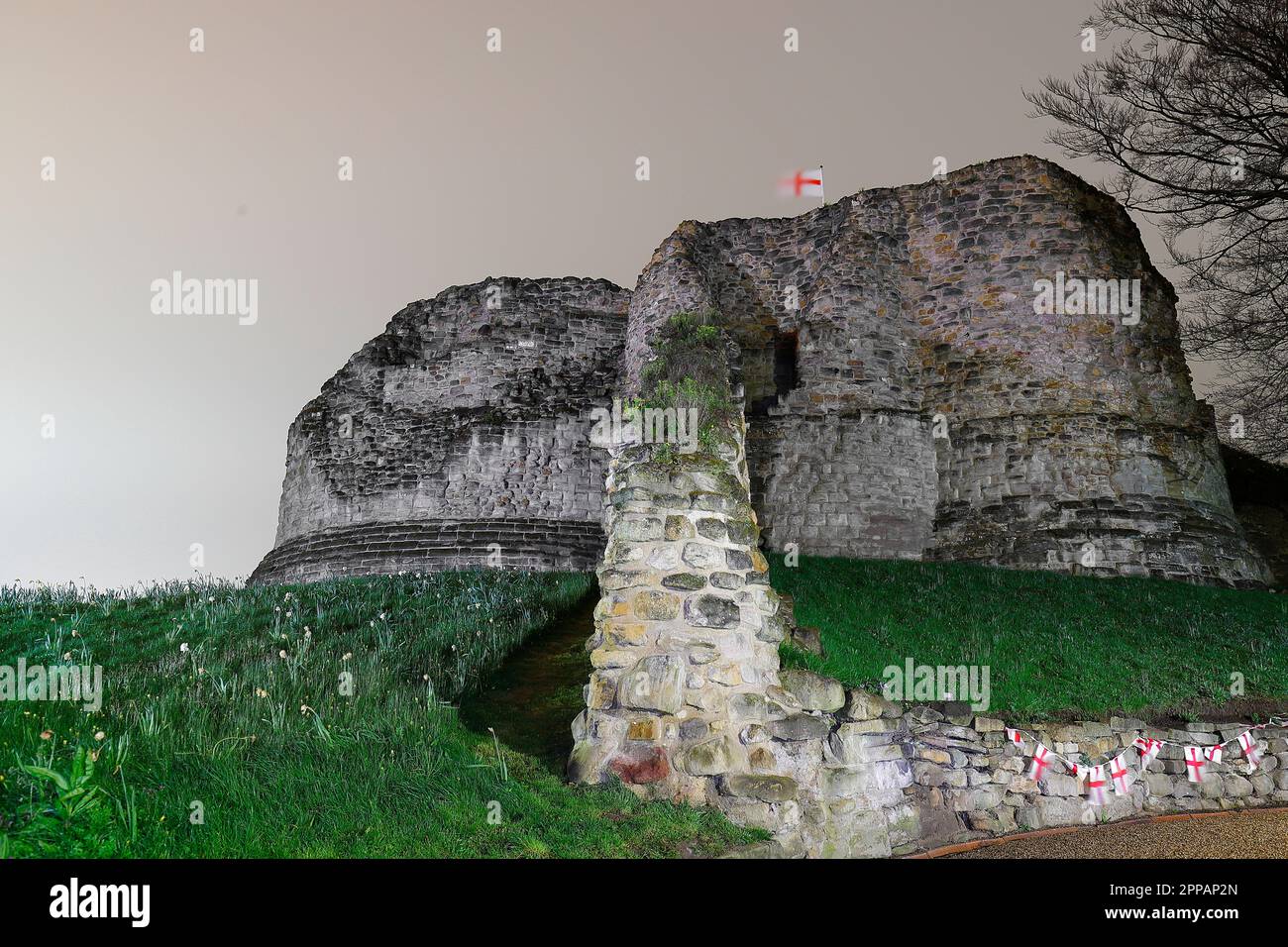 Pontefract castle hi-res stock photography and images - Alamy