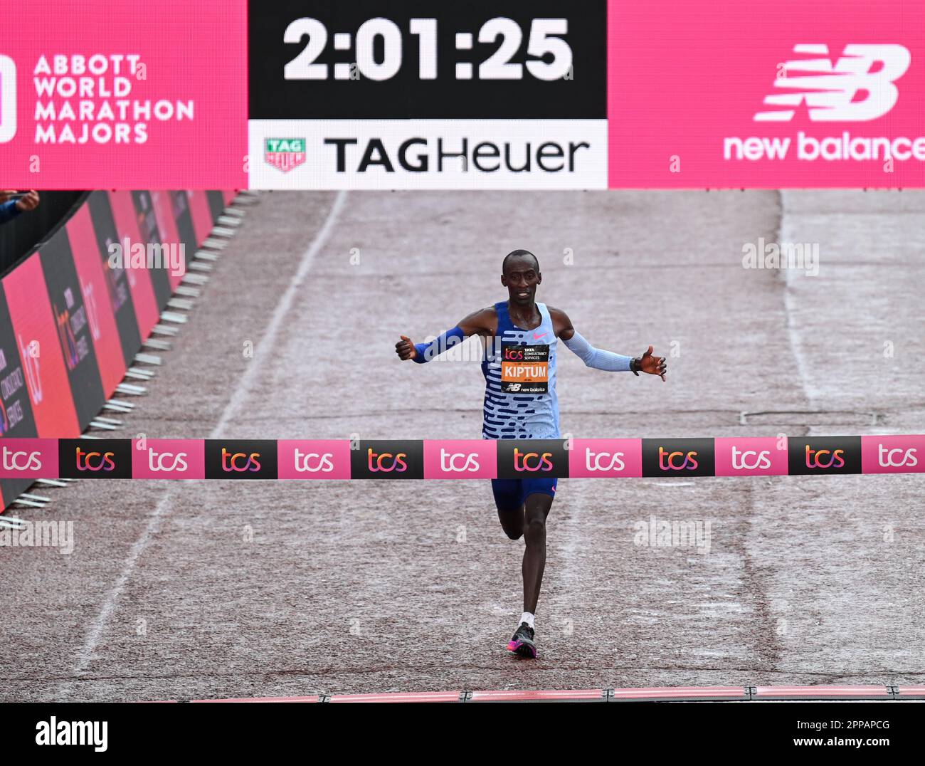 London, England. 23 April, 2023. Kelvin Kiptum runs the second fastest ...