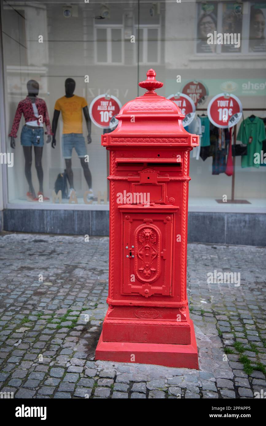 Bpost group hi-res stock photography and images - Alamy