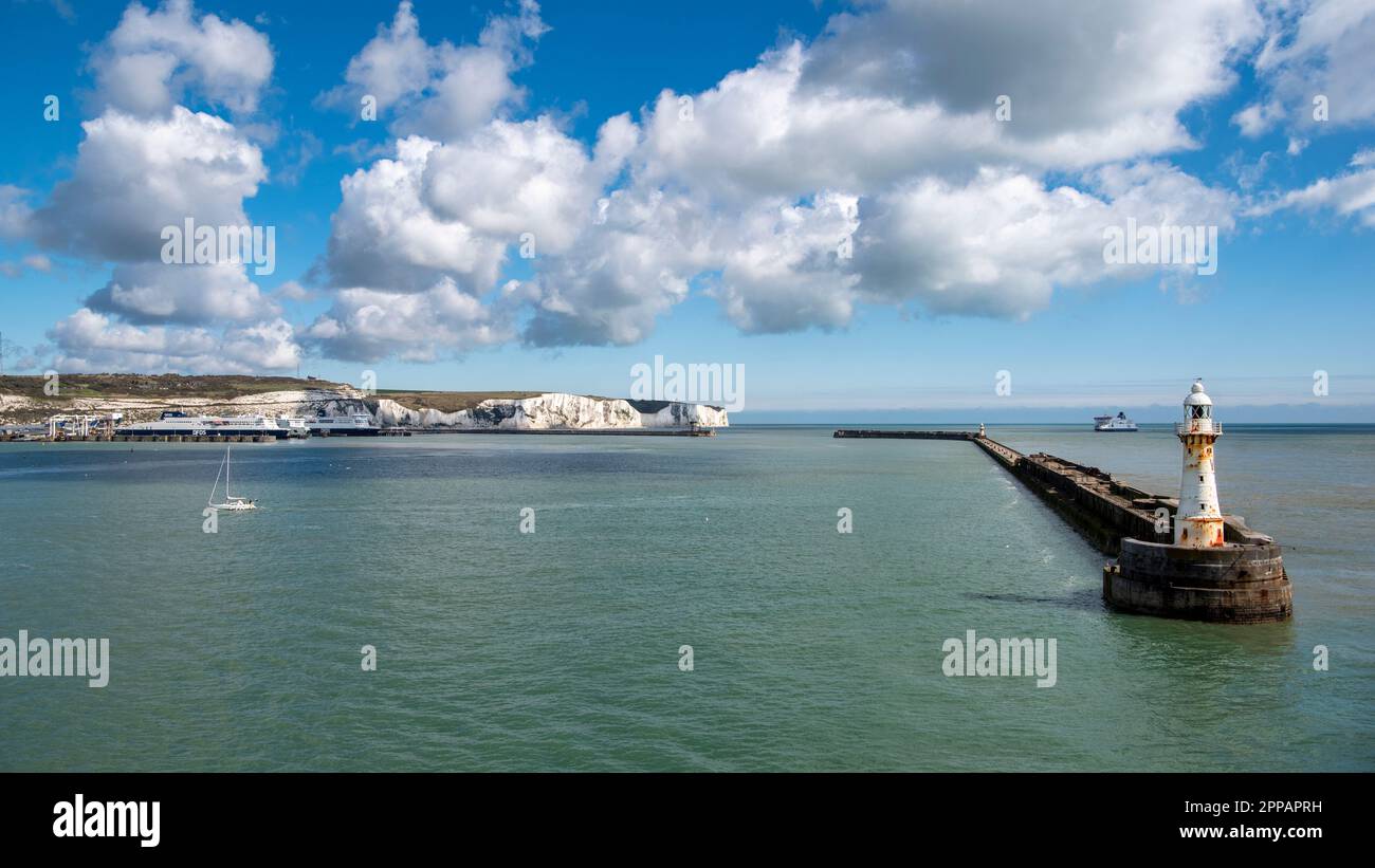 Shipment operations hi-res stock photography and images - Alamy