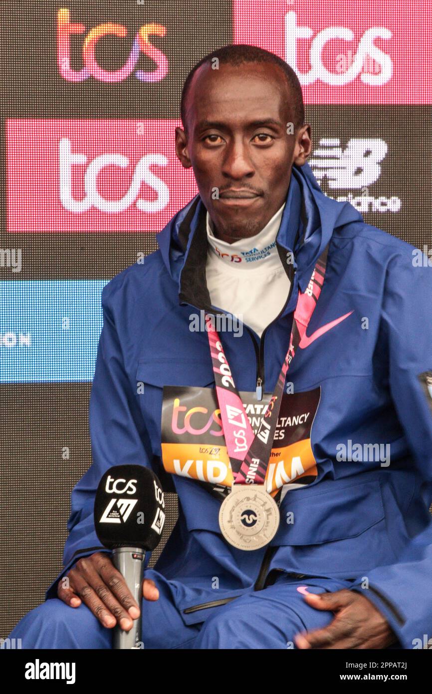 London, UK. 22nd Apr, 2022. Kelvin Kipton winner of the men London ...
