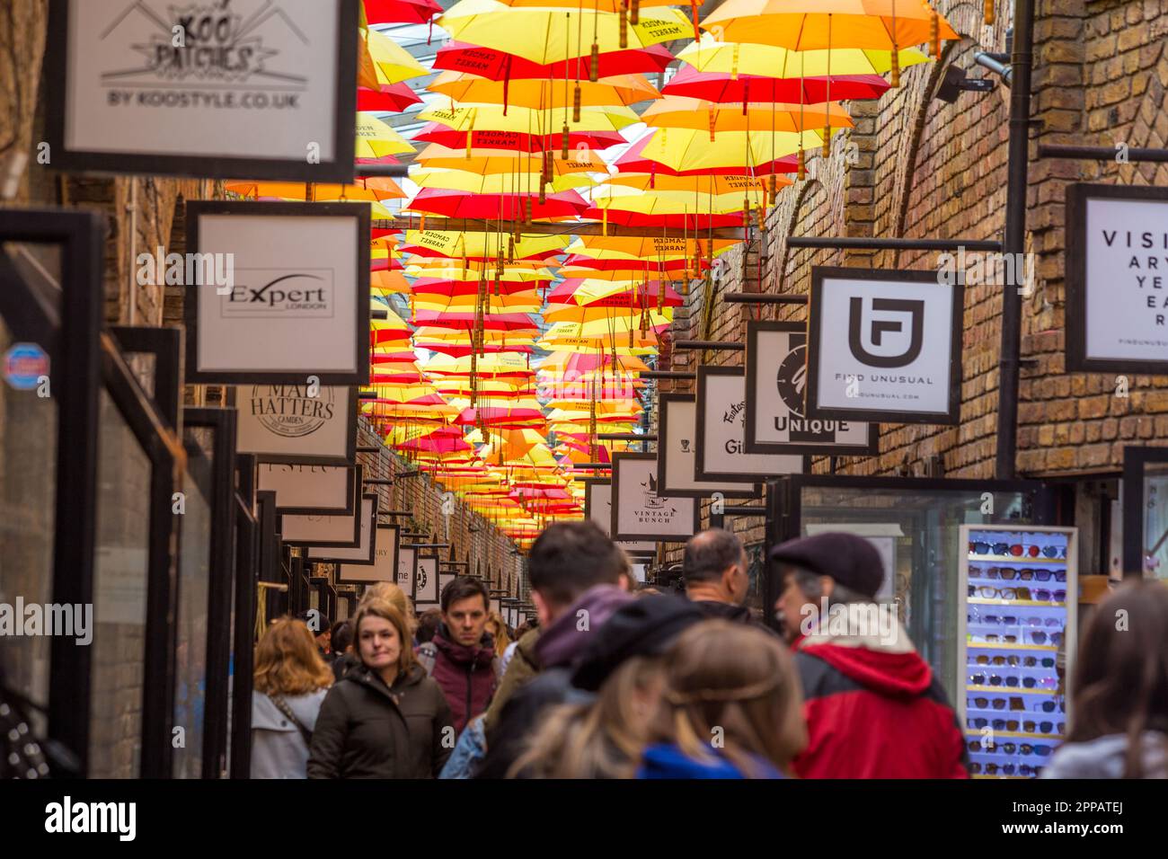 London camden town market hi-res stock photography and images - Alamy